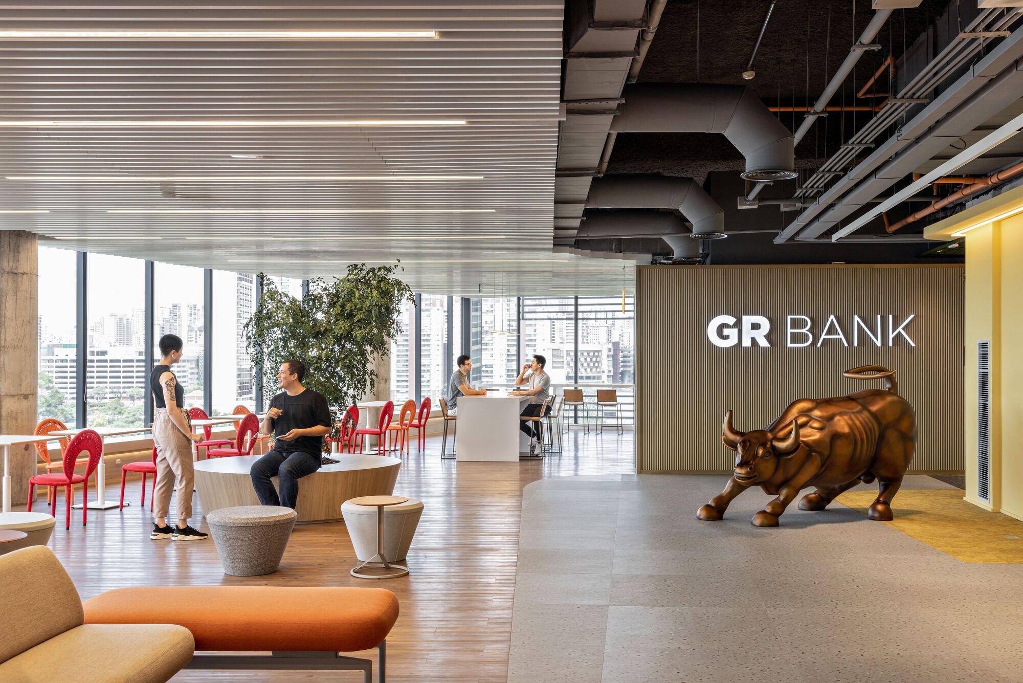 Escritórios GR Bank / Perkins&Will | ArchDaily Brasil