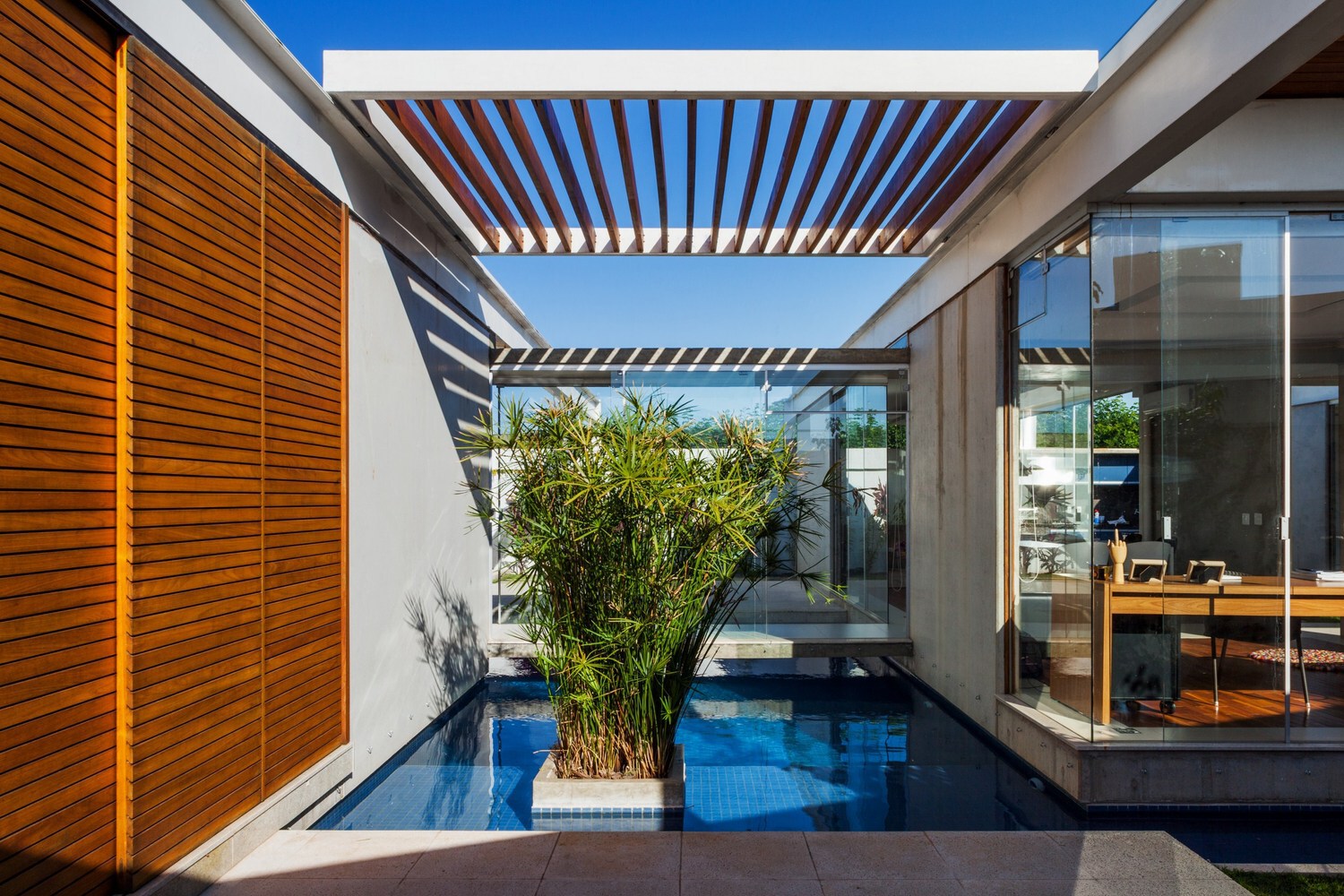 Galeria de Ocupando o quintal: diferentes tipos de coberturas para ...