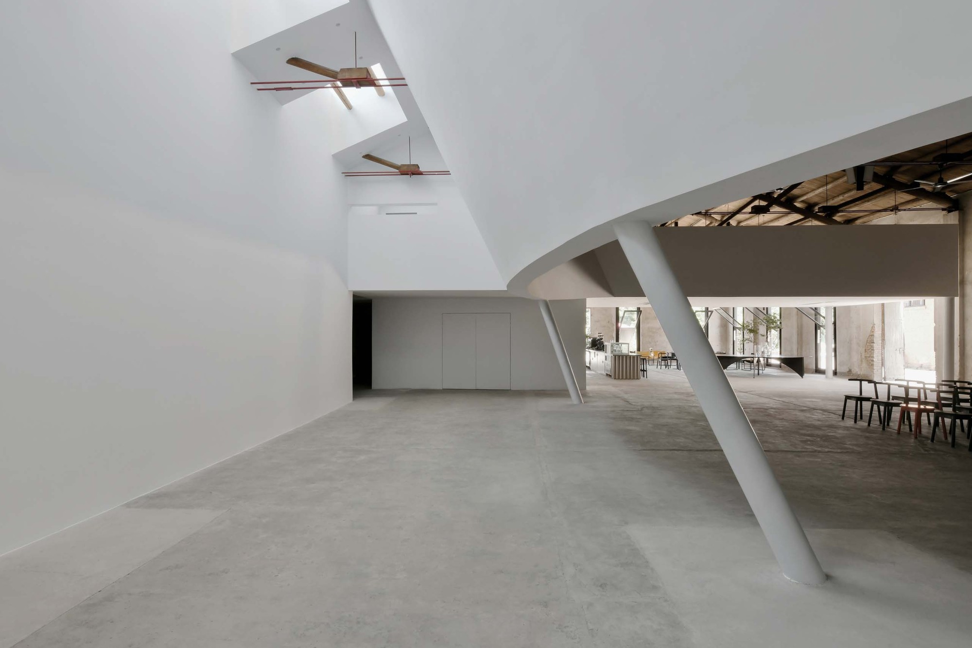 Gallery of Sugar Hall / guò bàn er - 8