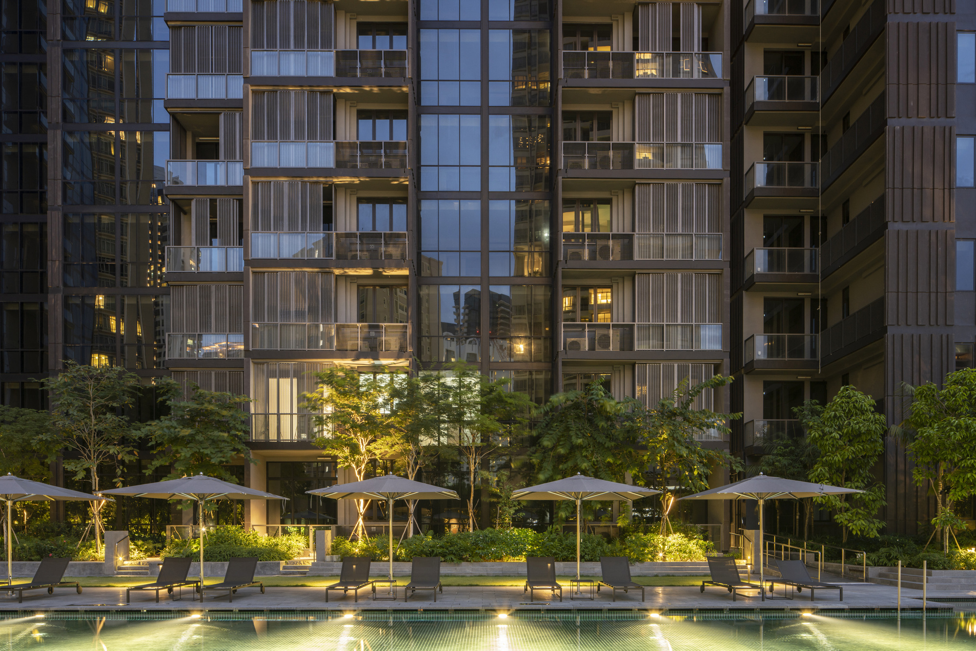 Gallery of Martin Modern Residential Building / ADDP Architects + ipli ...