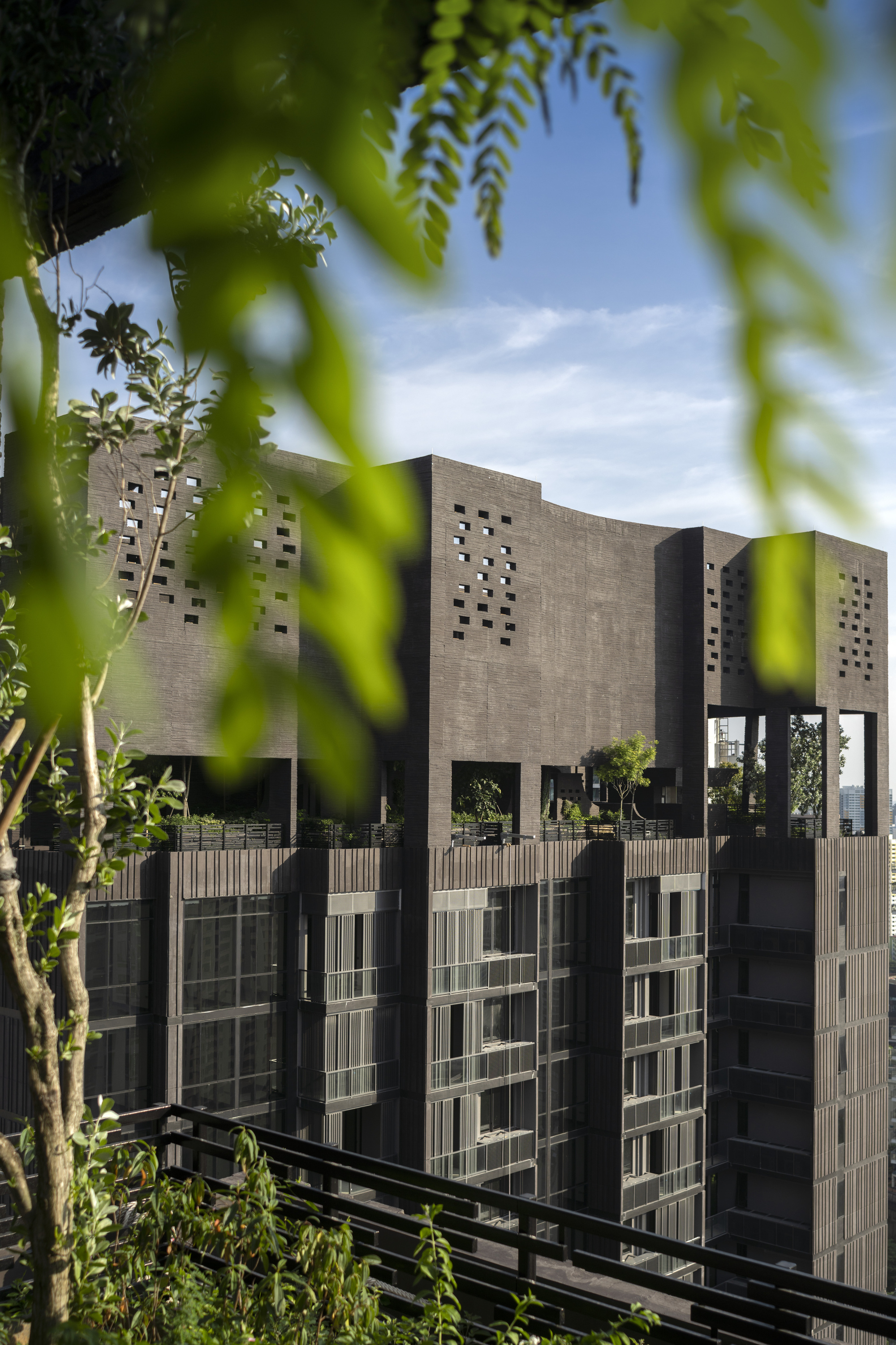 Gallery of Martin Modern Residential Building / ADDP Architects + ipli ...