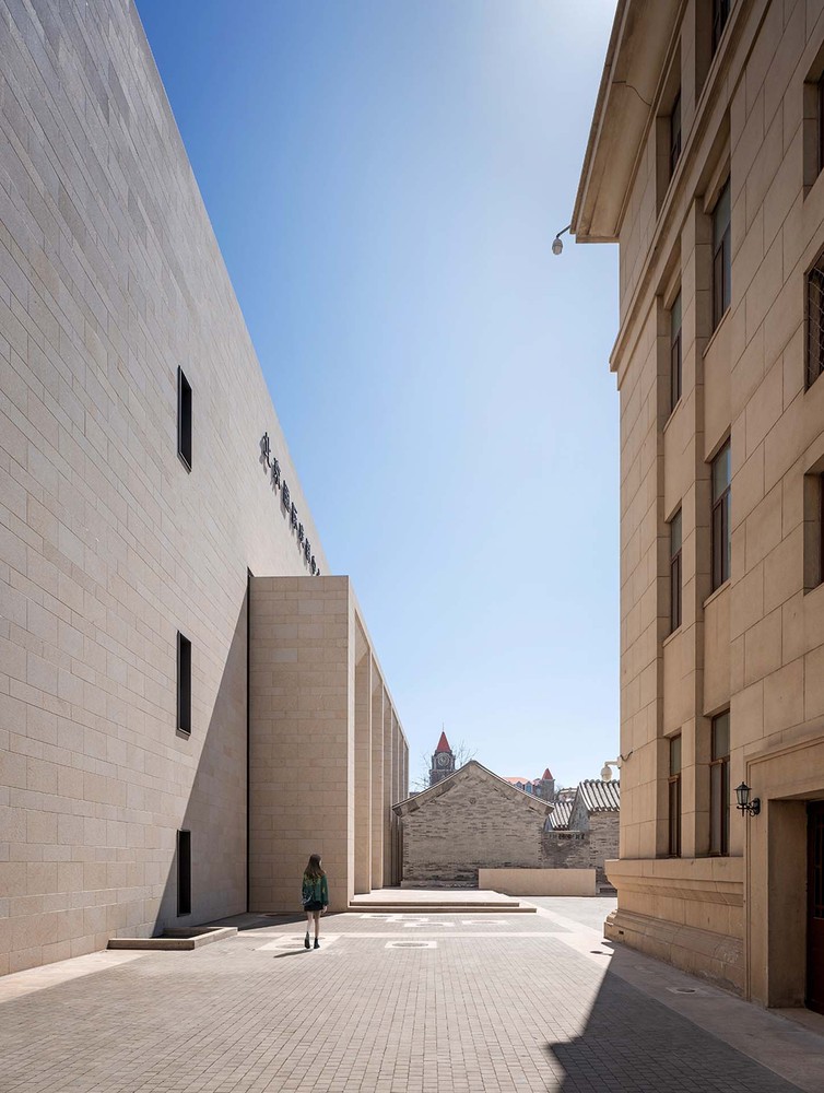 Gallery of The Beijing International Theatre Center / BIAD Huyue Studio - 5