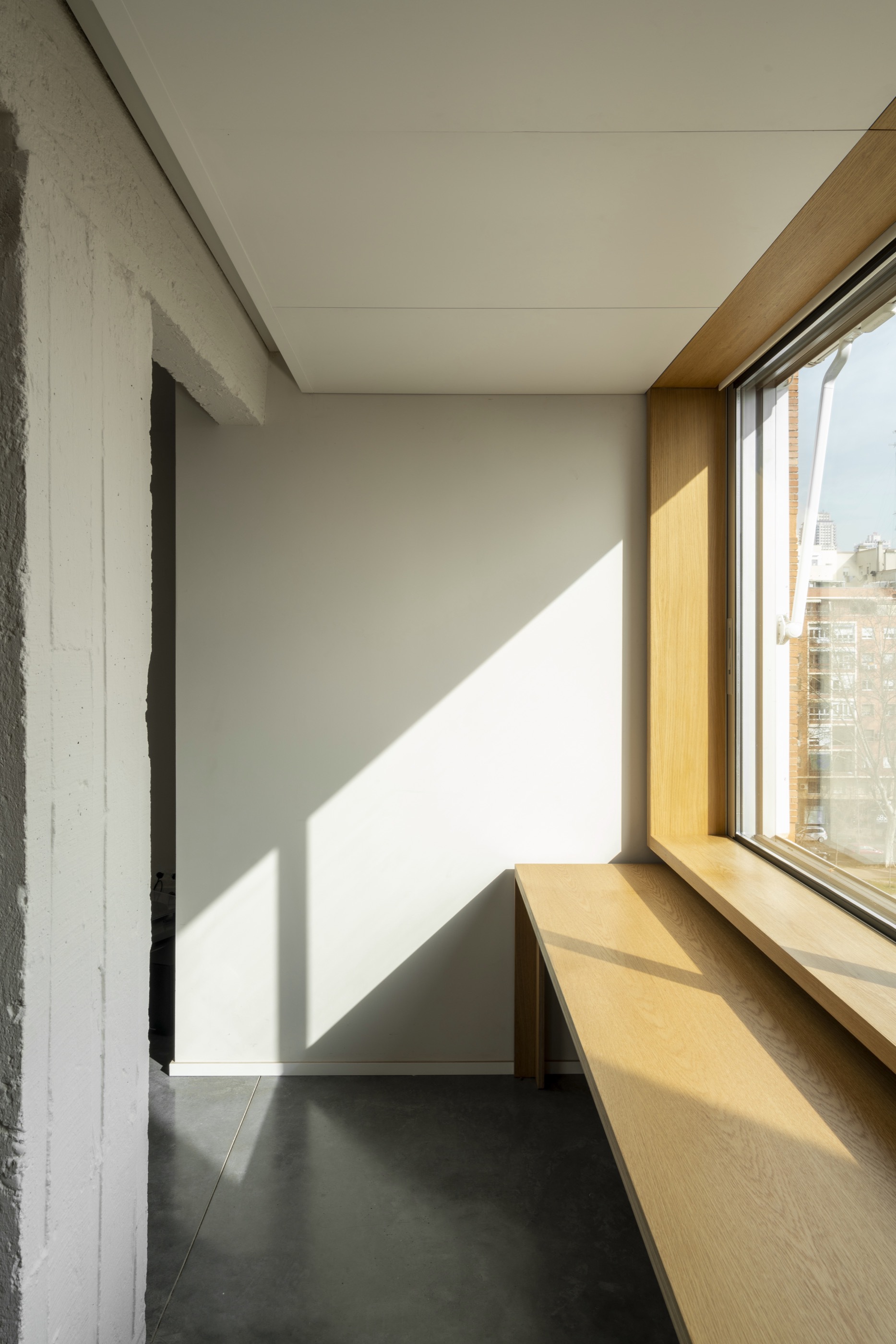 Gallery of Non-Binary Space Apartment / Pachon-Paredes - 15