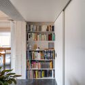 Non-Binary Space Apartment / Pachon-Paredes | ArchDaily