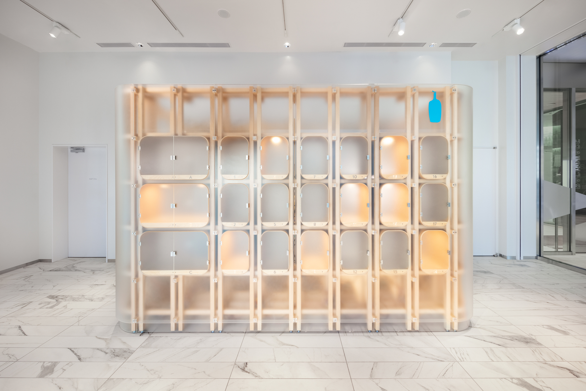 Gallery of BLUE BOTTLE COFFEE Pop Up Cafe Shibuya / Schemata Architects ...