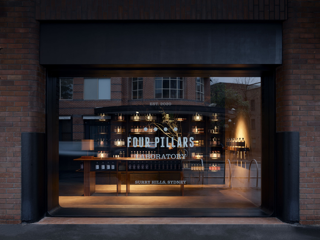 Gallery of Four Pillars Laboratory Gin Shop / YSG.STUDIO - 4