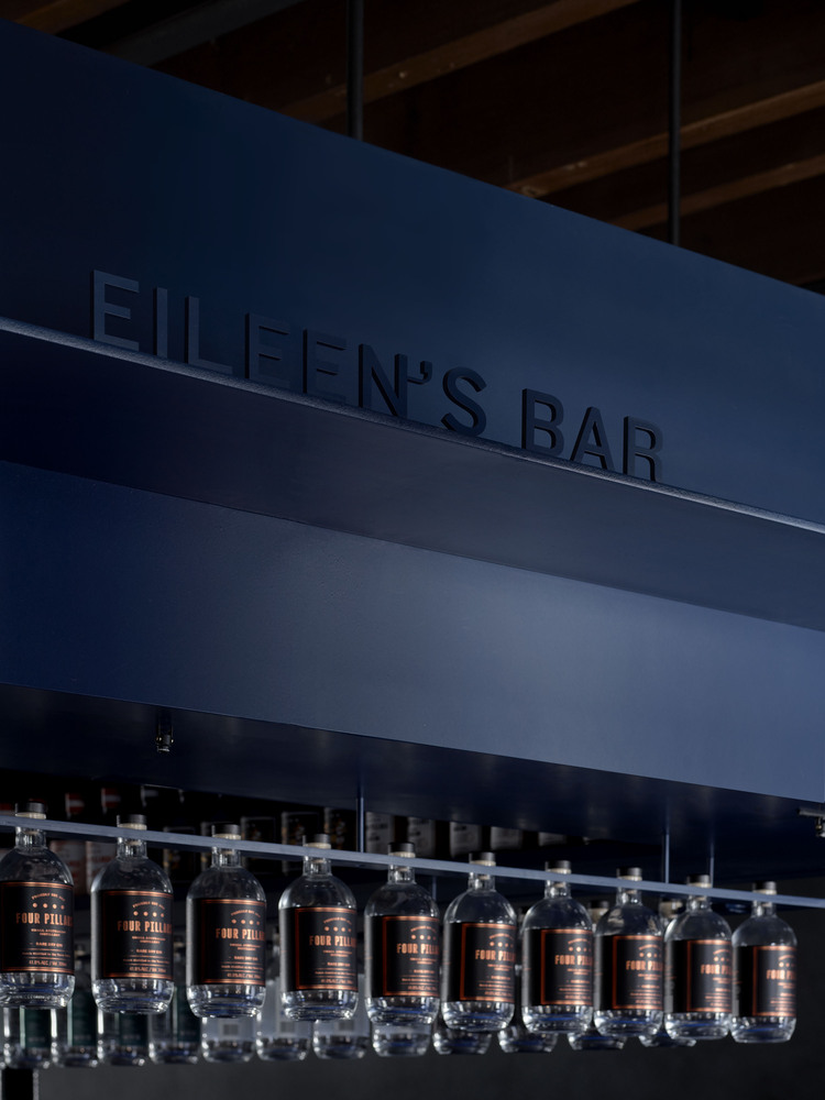 Gallery of Four Pillars Laboratory Gin Shop / YSG.STUDIO - 20