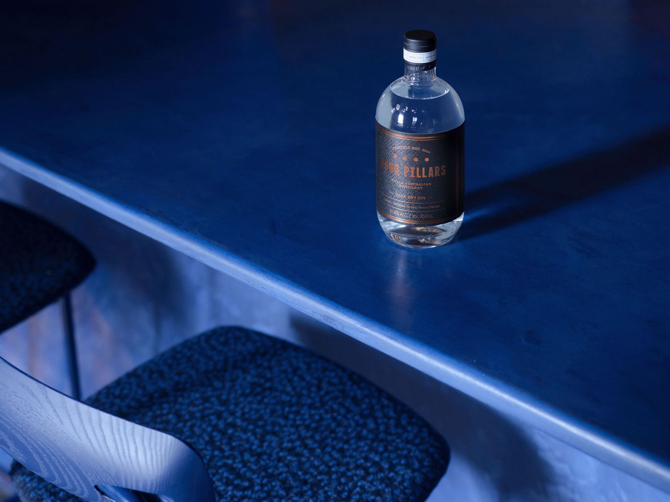 Gallery of Four Pillars Laboratory Gin Shop / YSG.STUDIO - 21