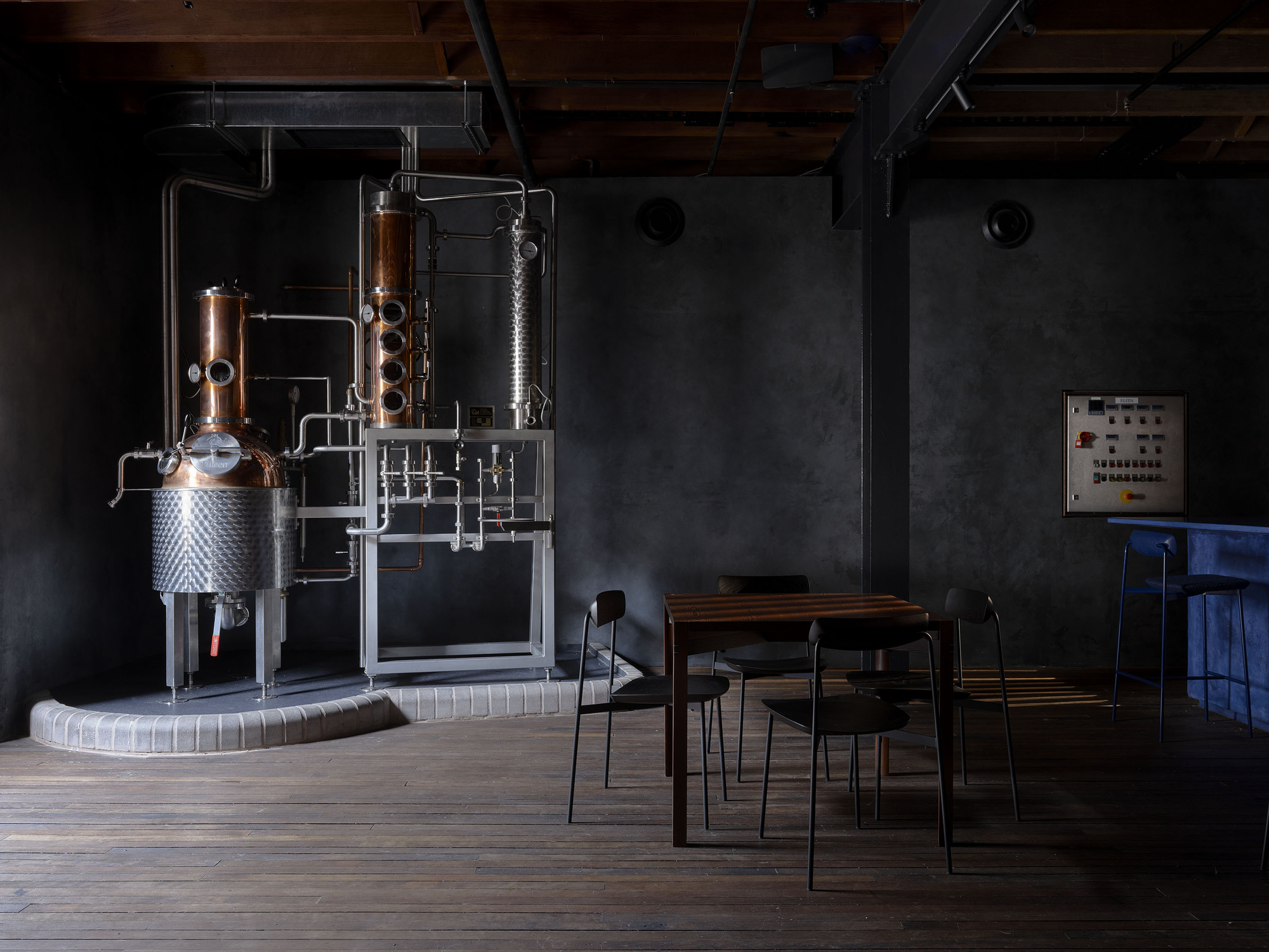 Gallery of Four Pillars Laboratory Gin Shop / YSG.STUDIO - 12