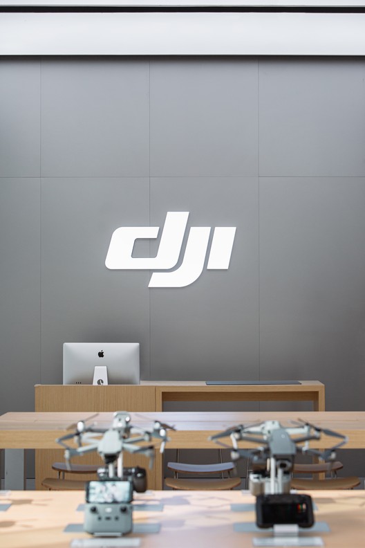 DJI Retail Store / E Studio | ArchDaily