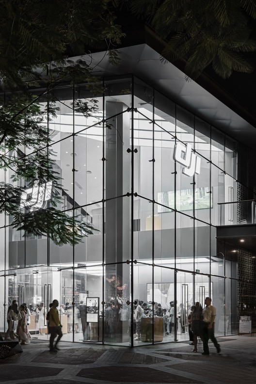 DJI Retail Store / E Studio | ArchDaily