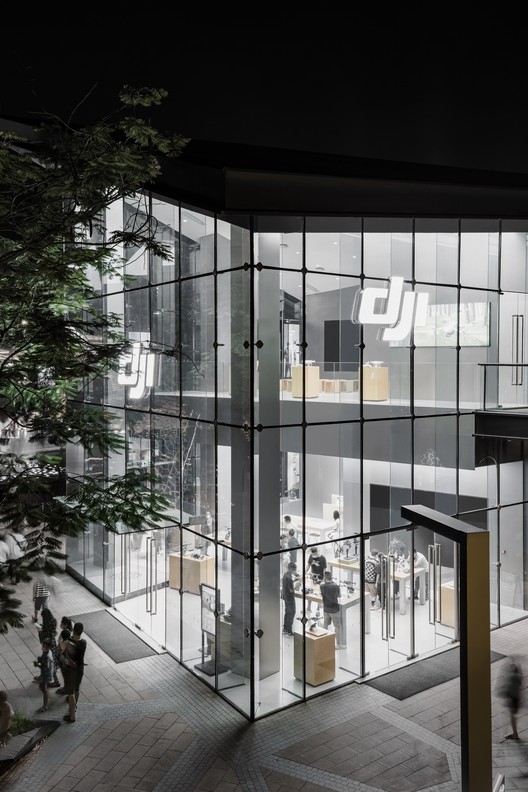 DJI Retail Store / E Studio | ArchDaily