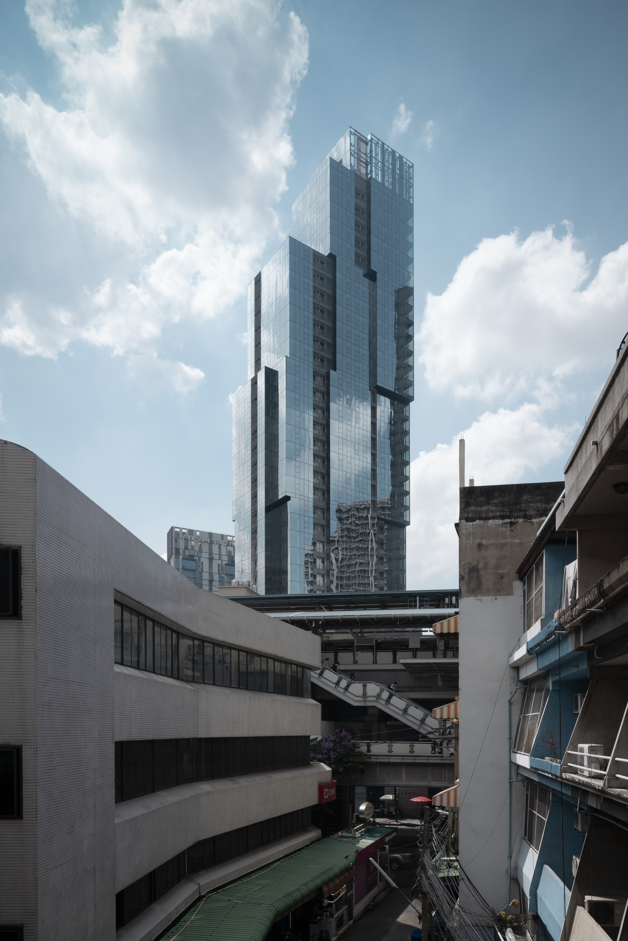 Gallery of Sukhumvit THIRTY-EIGHT Residential Building / ACPV ...