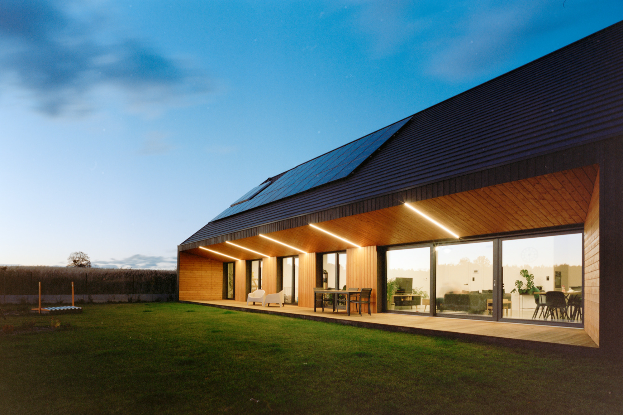 Gallery of Sml. House / blsk. studio - 6