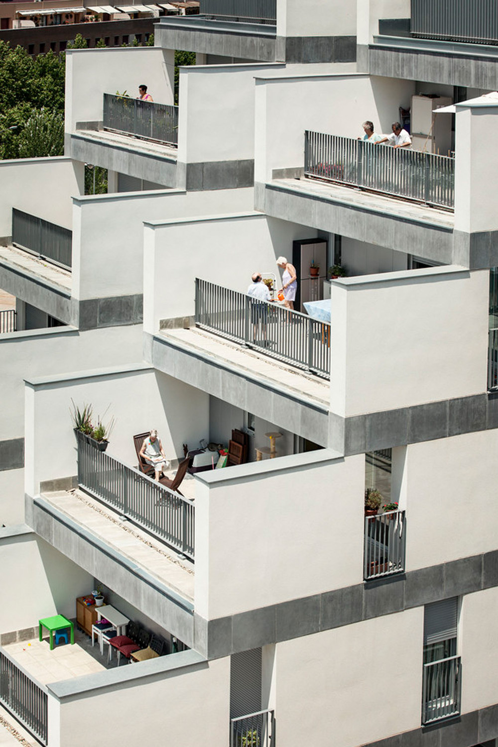 Galería de Balcones en España: Historia y estética en edificios de ...