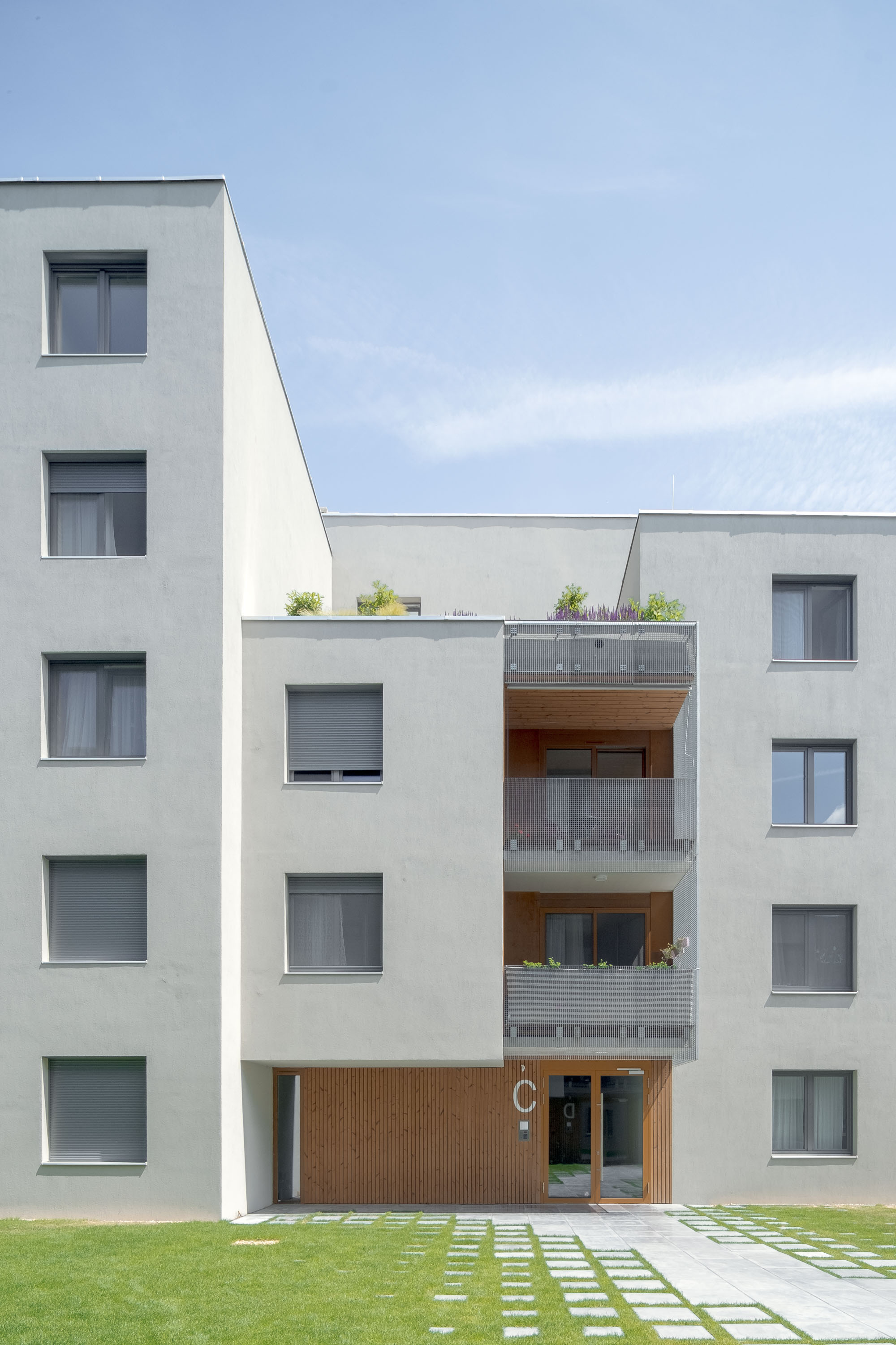 Gallery of Kőér 2 Residential Building / epitesz studio - 17