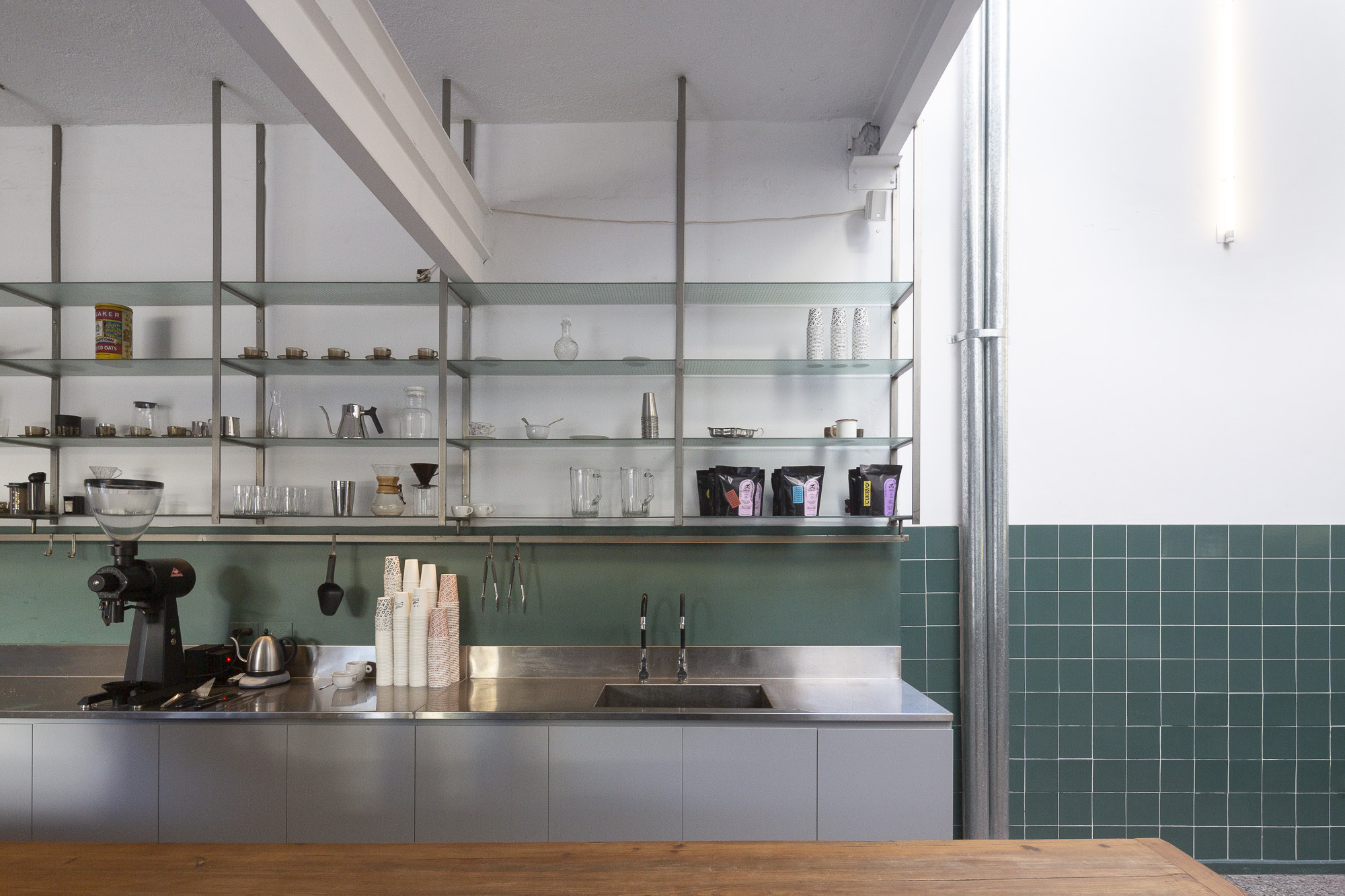 Gallery of Cuervo Coffee Roasters / Mutar - 9