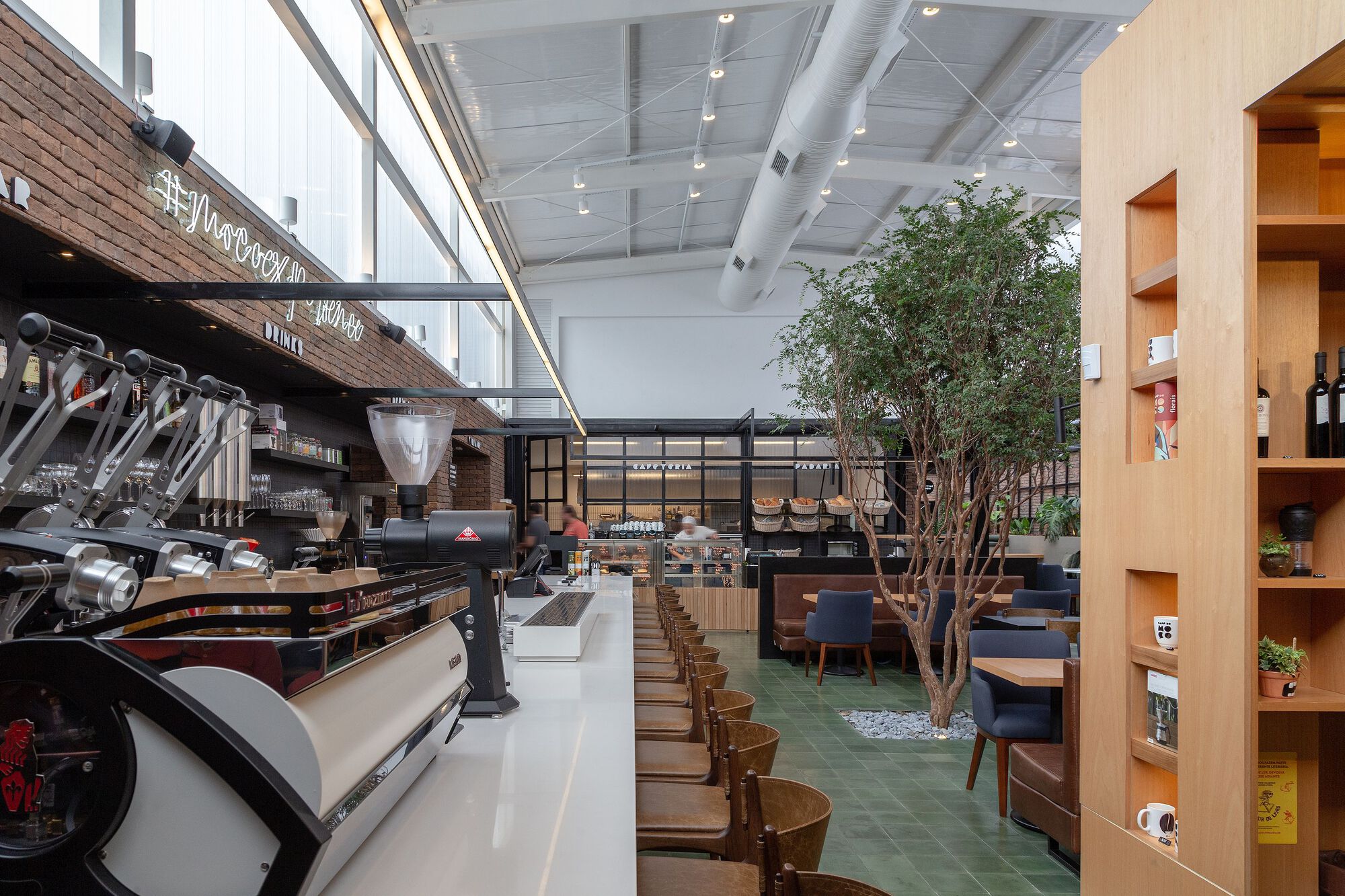 Gallery of Moço Coffee / Studio MG2 - 9