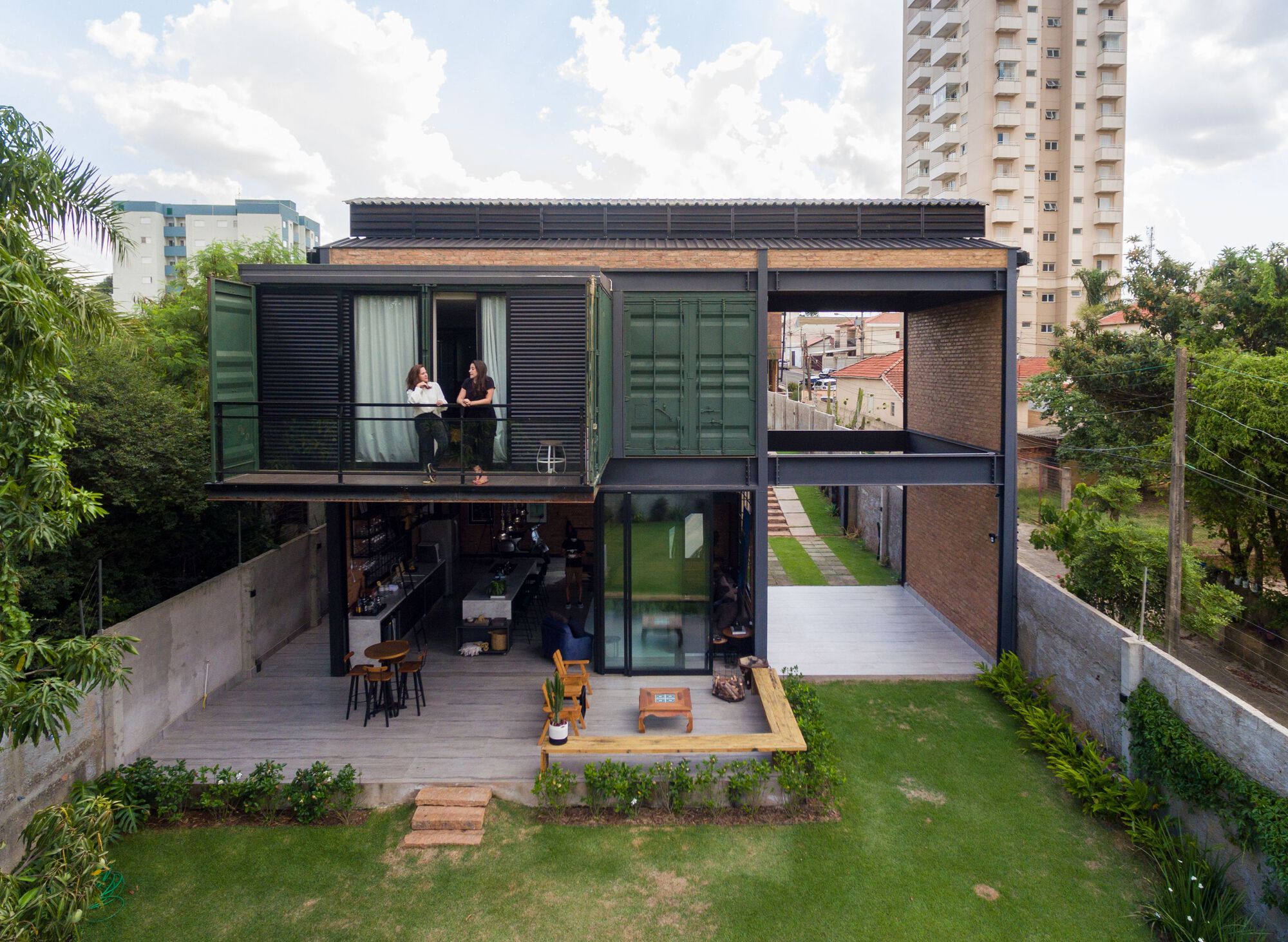 Galeria de Loft Container / Ateliê Birdies - 24