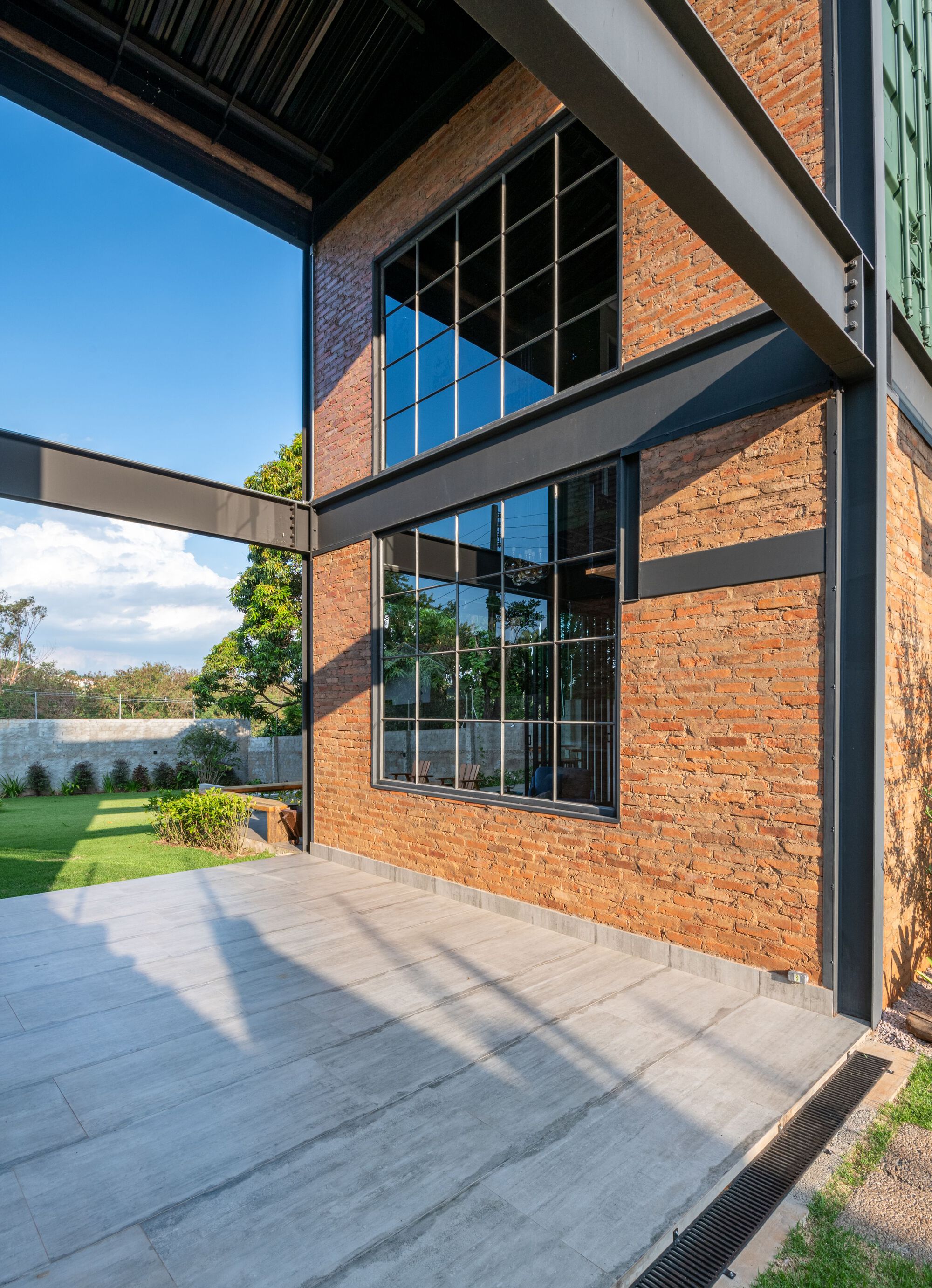 Galeria de Loft Container / Ateliê Birdies - 9