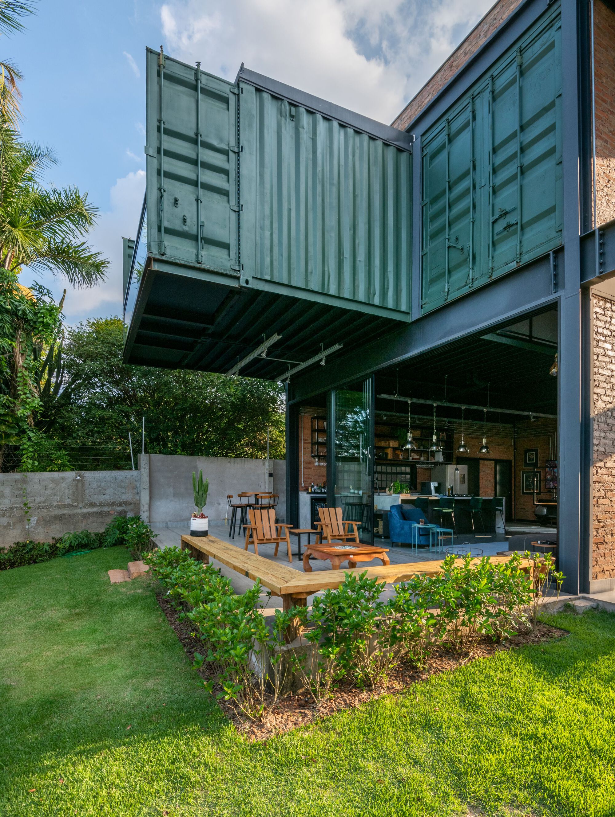 Galeria de Loft Container / Ateliê Birdies - 10