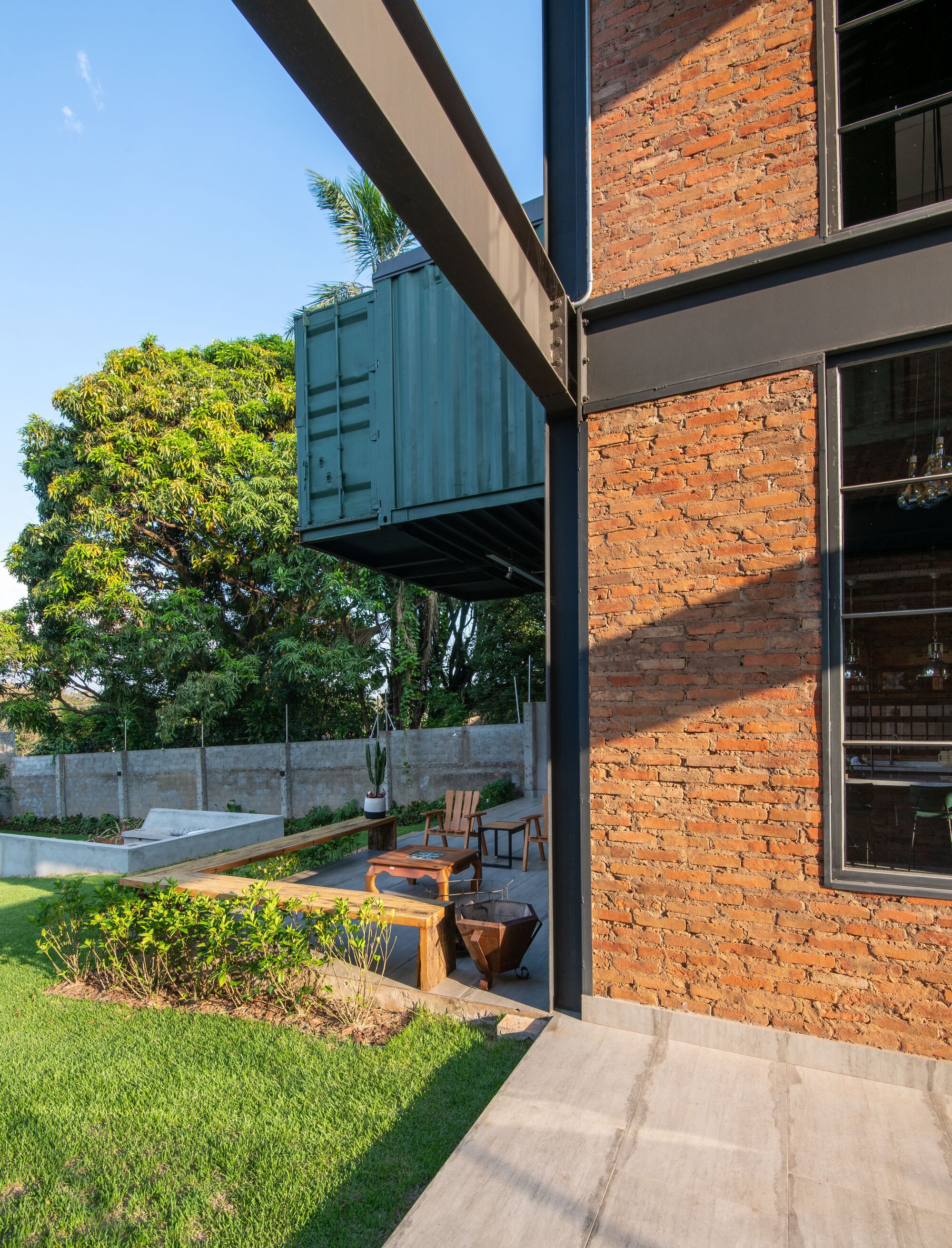 Galeria de Loft Container / Ateliê Birdies - 8