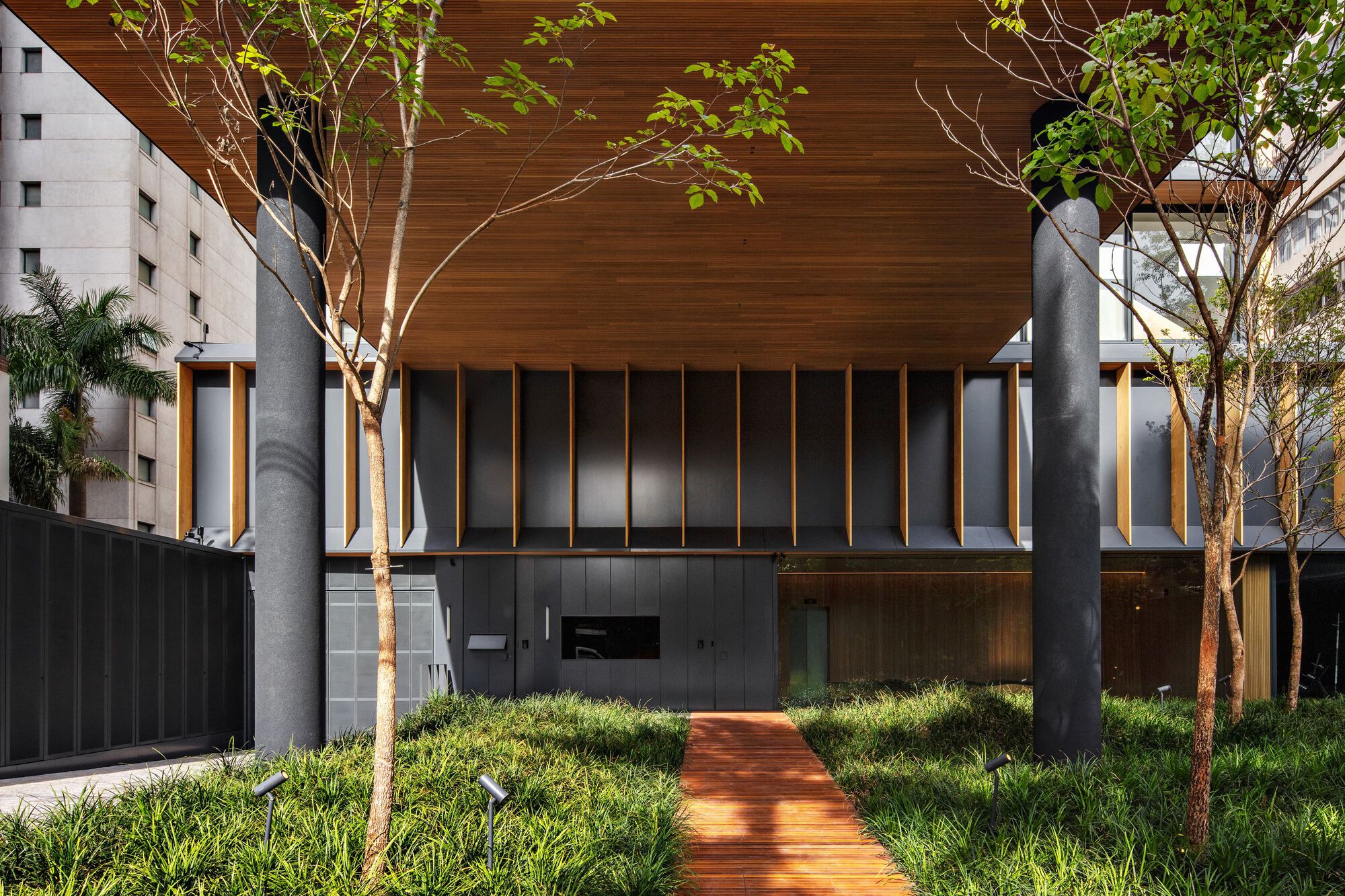 Gallery of Nube Building / Jacobsen Arquitetura - 11