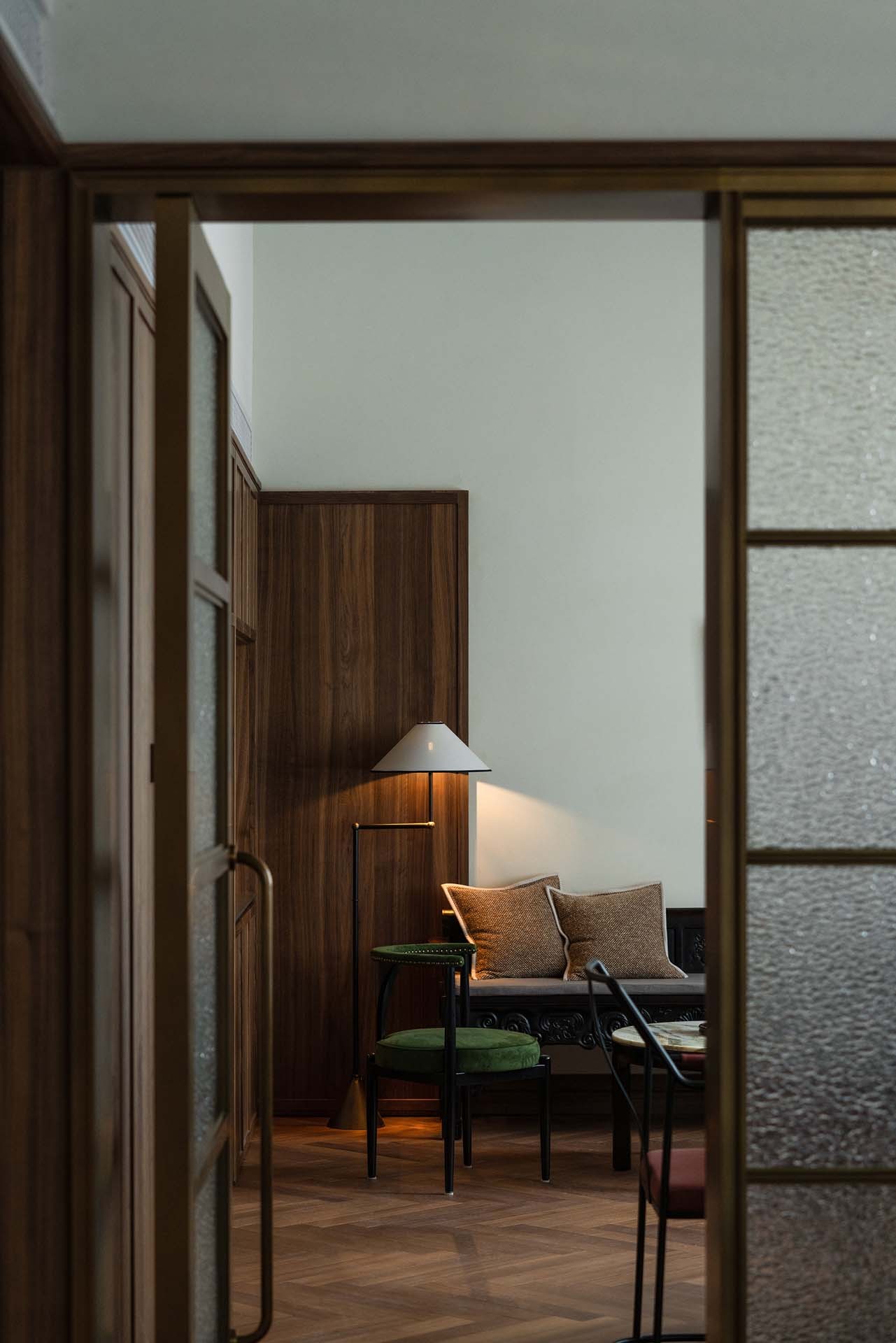 Gallery of Republic No. 1 / DCD DESIGN - 18