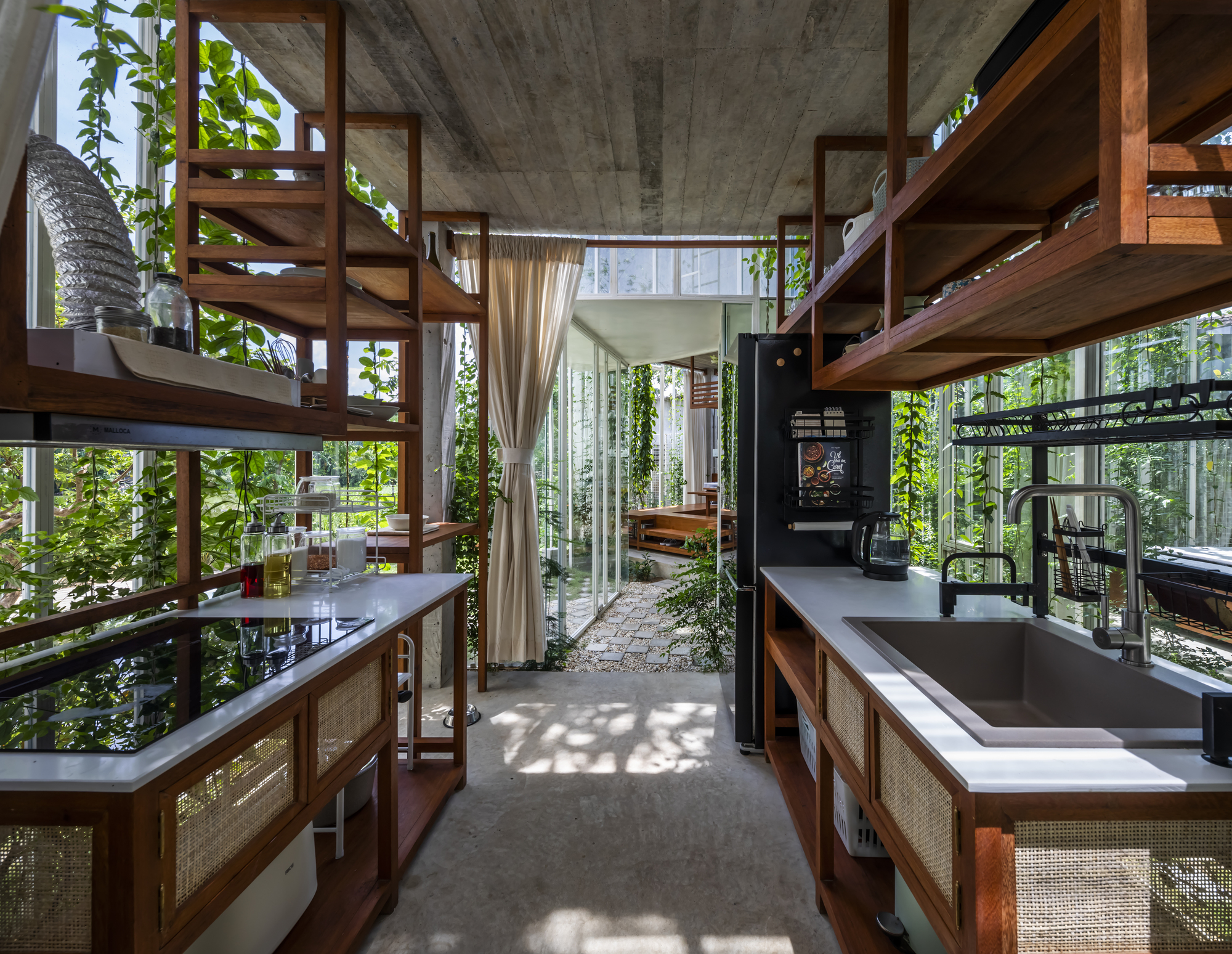 Gallery of Labri House / Nguyen Khai Architects & Associates - 30