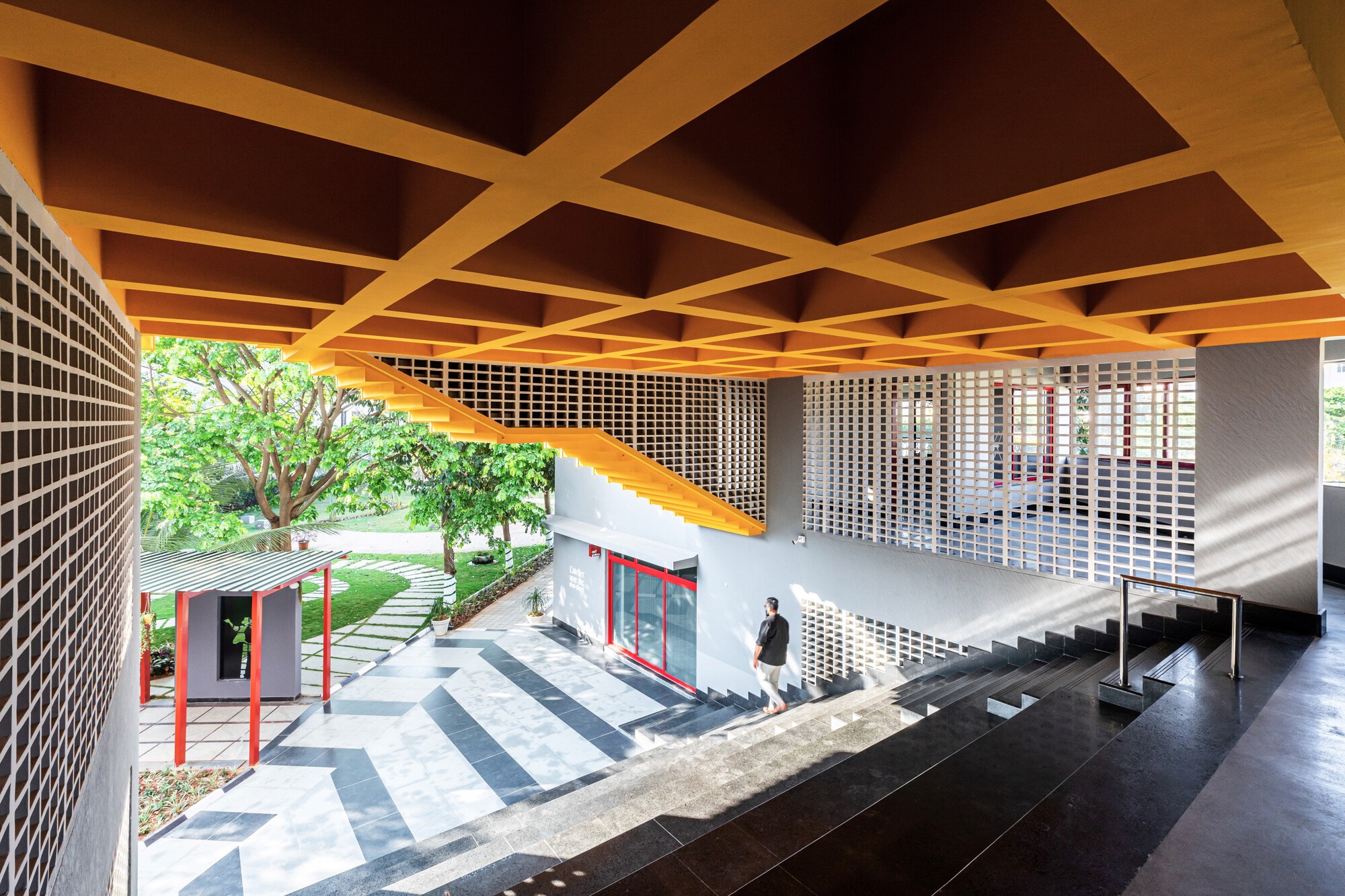 Gallery of L’atelier at Greenwood High School / The Purple Ink Studio - 8