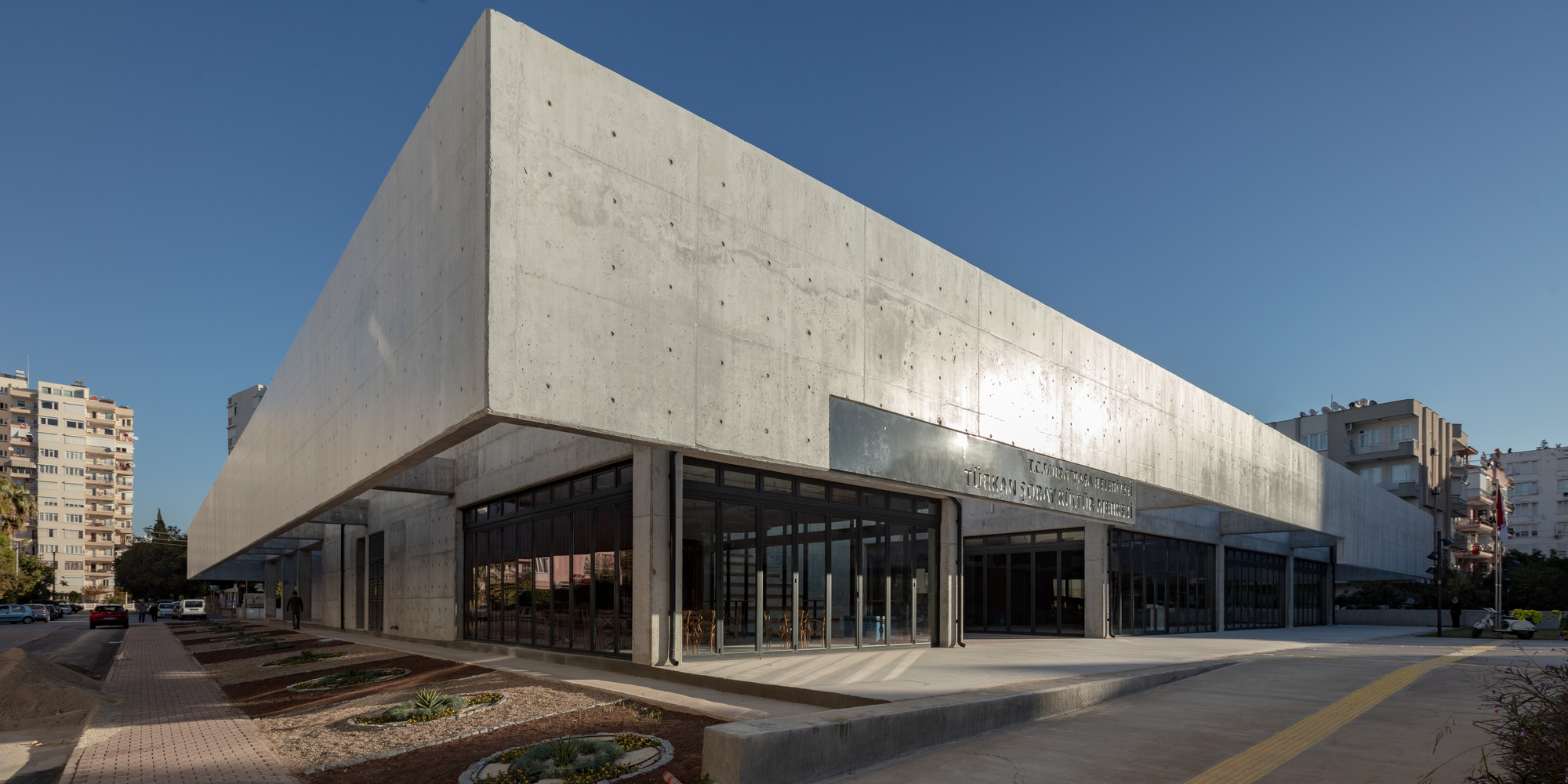 画廊 安塔利亚的图尔甘·苏莱伊文化馆 / Nous Architecture + Rasa Studio + Node Architects - 6