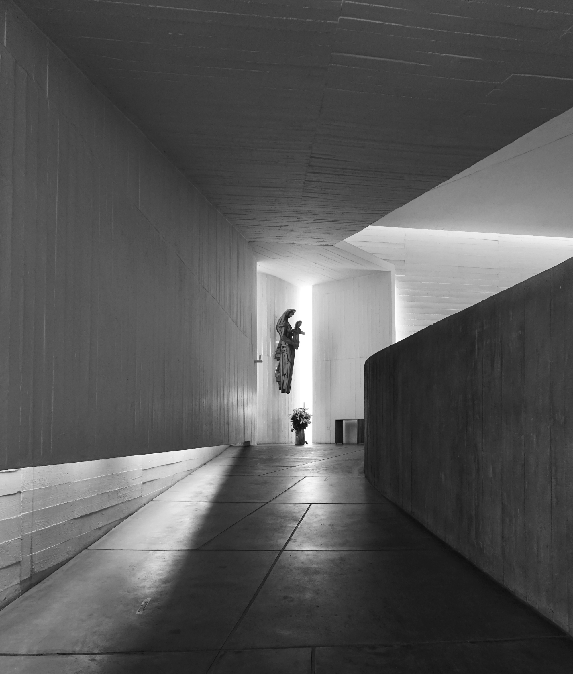 Galería de Clásicos de Arquitectura: Capilla del Monasterio Benedictino ...