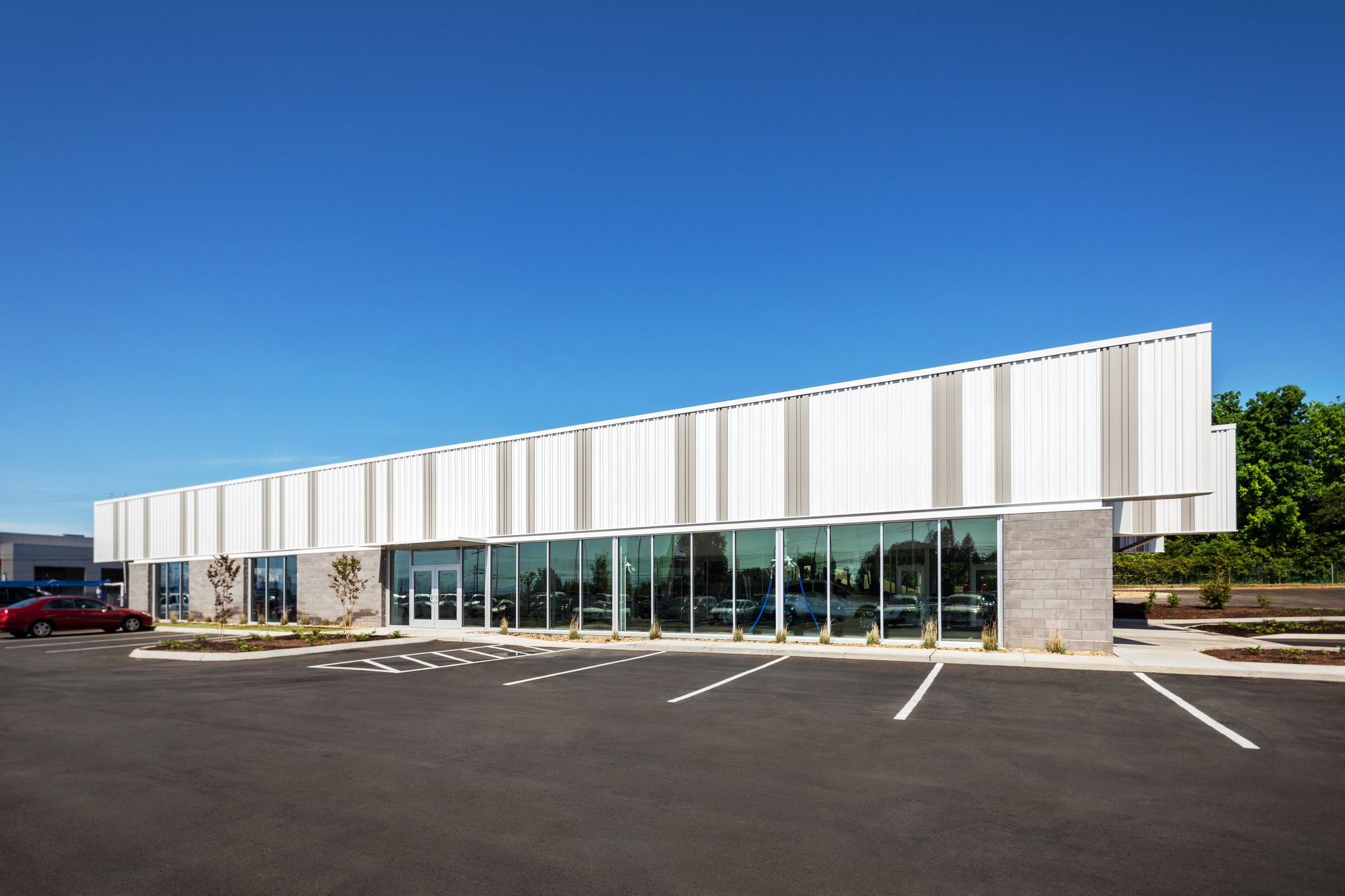 Gallery of Harper Auto Wash / BarberMcMurry Architects - 7