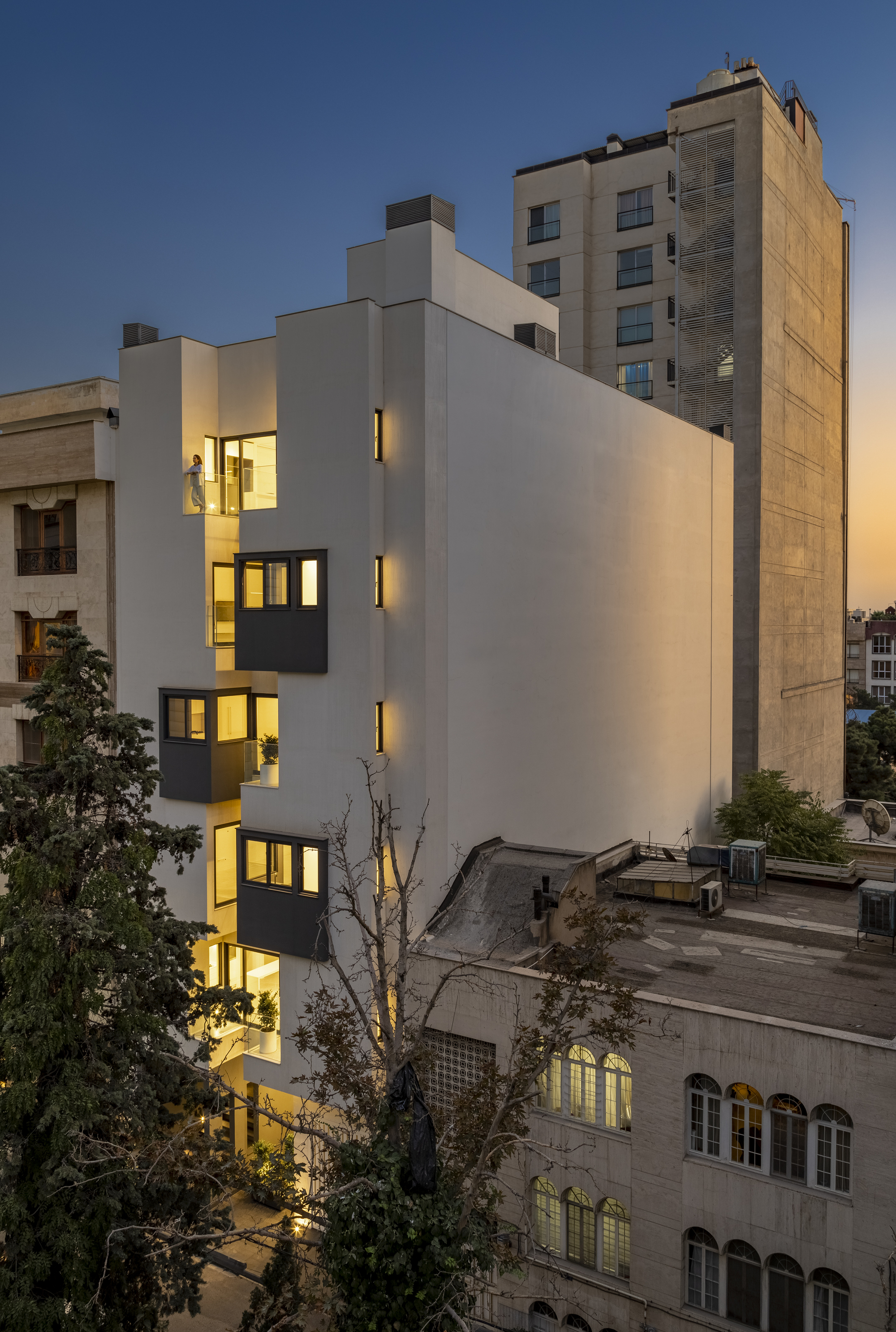 Gallery of VOID Residential Building / Studio Pousti - 17