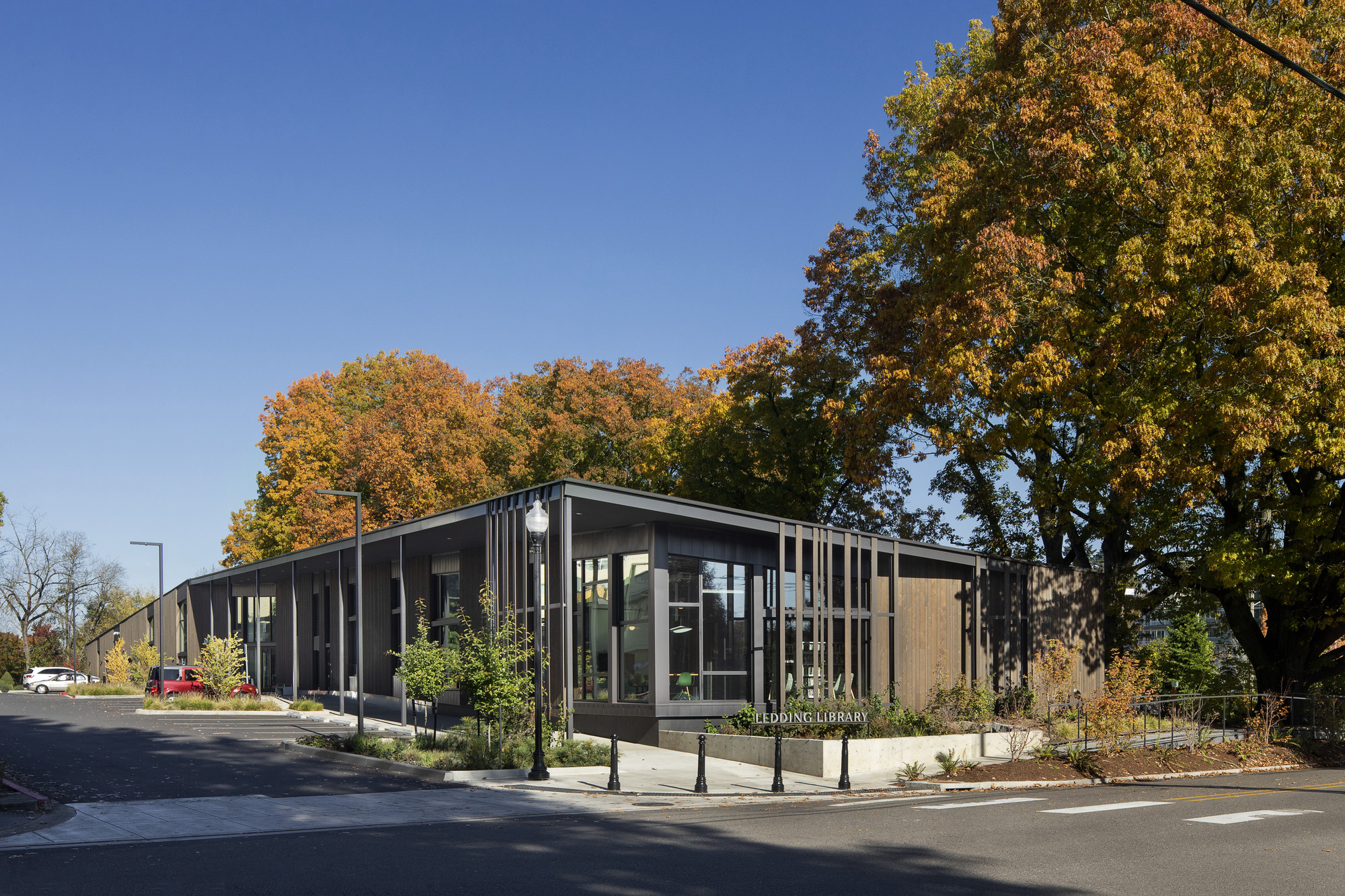 Gallery of Ledding Library / Hacker Architects - 13