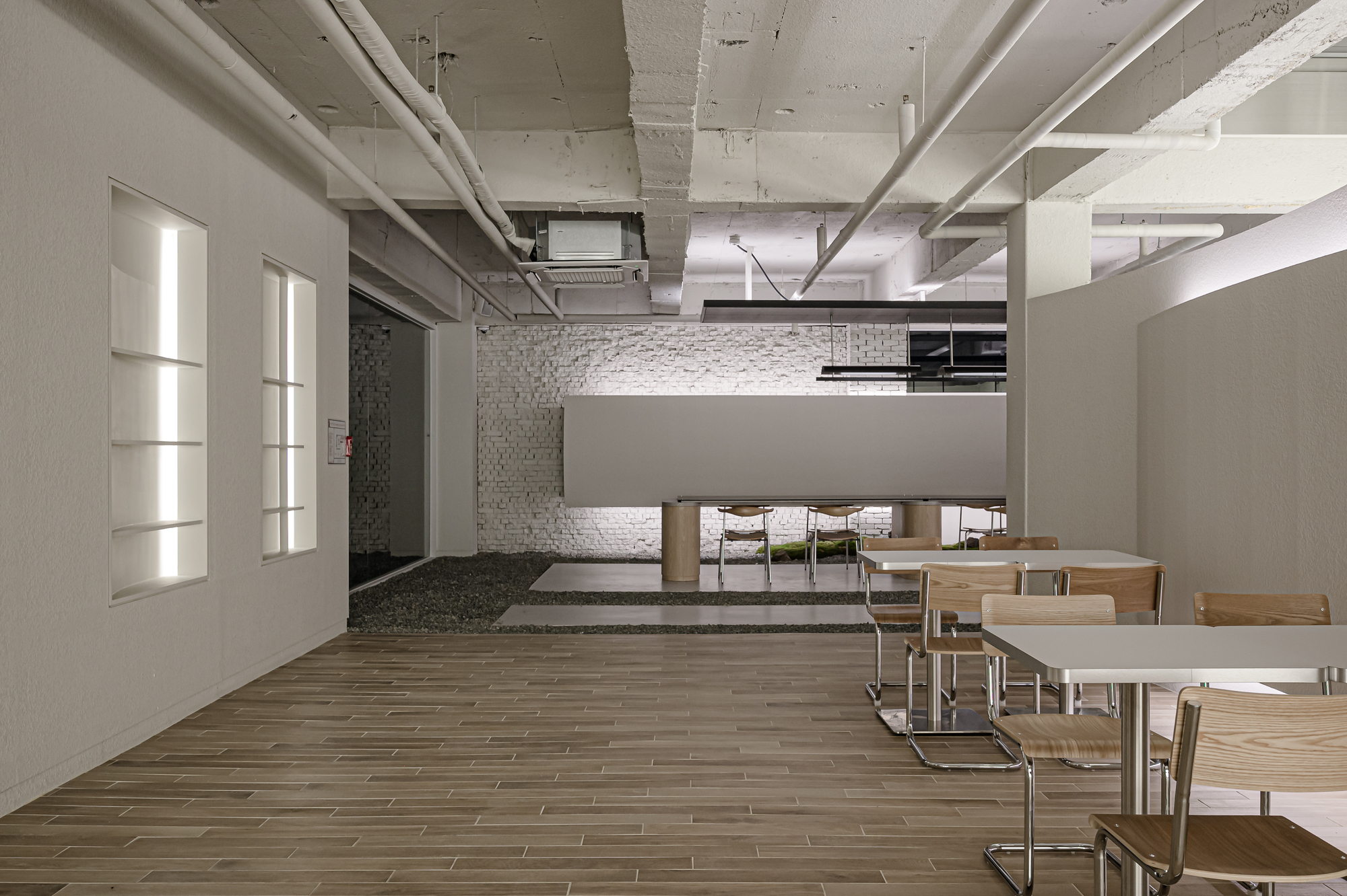 Gallery of CTXT Café and Restaurant / WUUT - 17