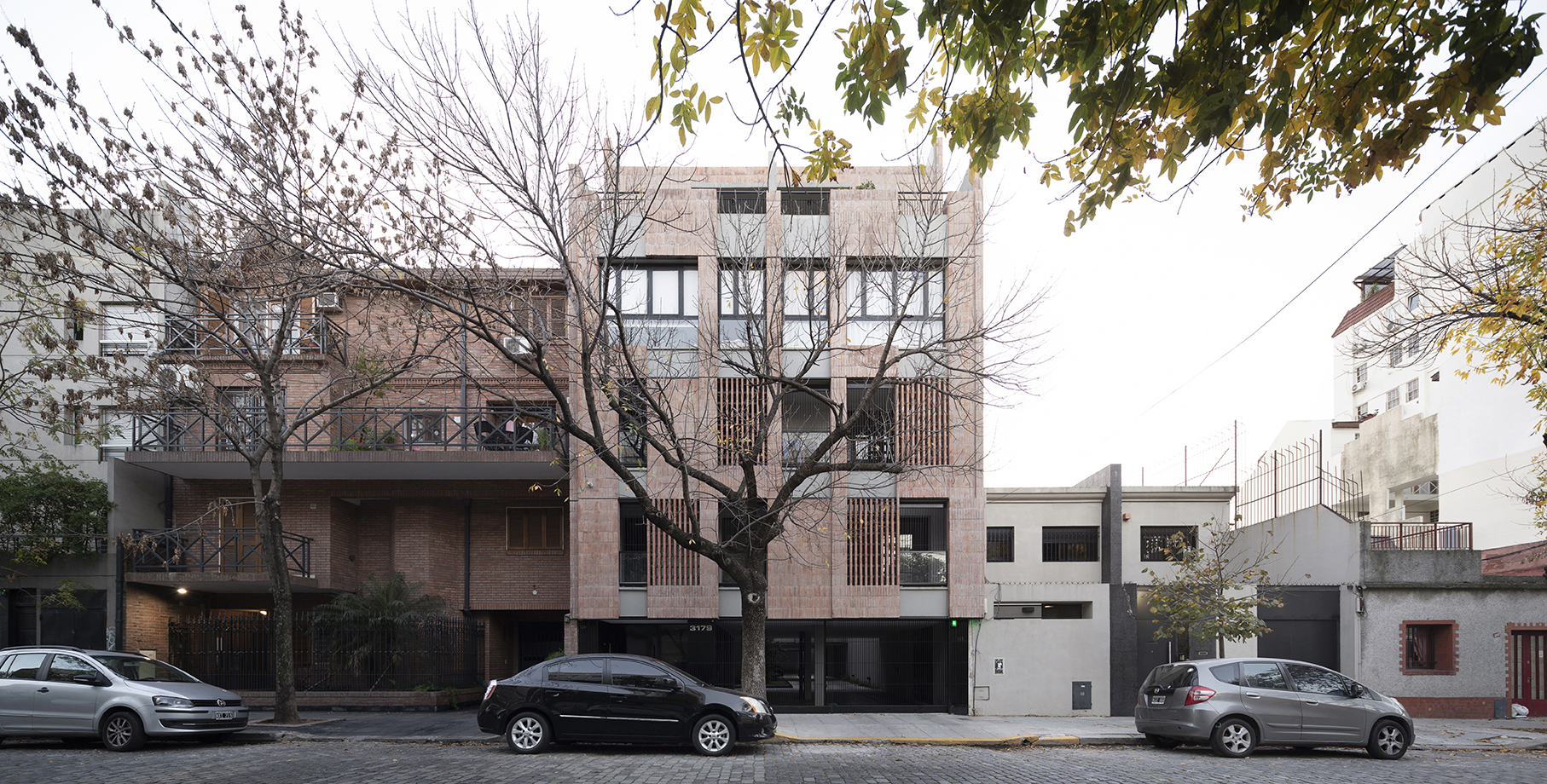 Galería de Edificio Olaguer 3179 / VS arqs - 27