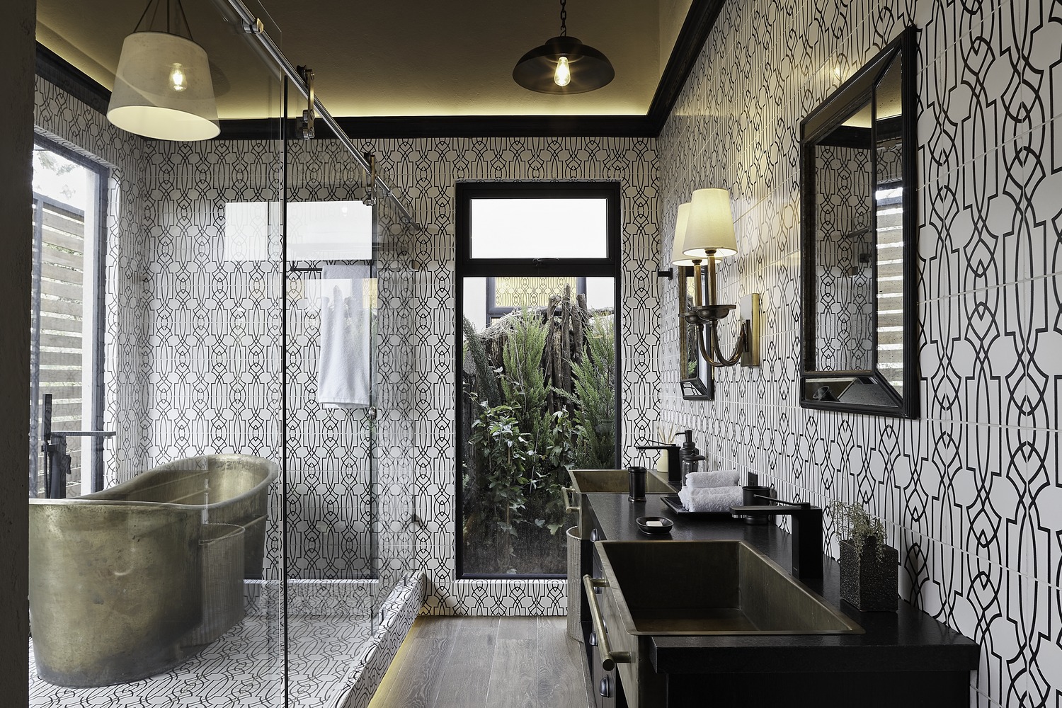 Gallery of Mexican Interiors: Bathrooms Integrating Matt Black Fittings ...