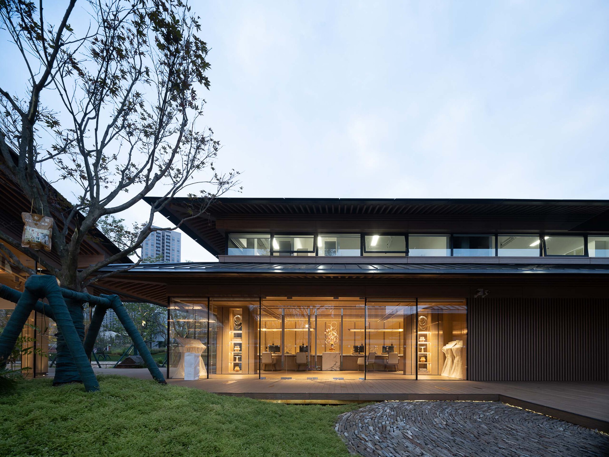 Gallery of Kunming Caohai Building Expansion Project of Wen Xing Lou ...