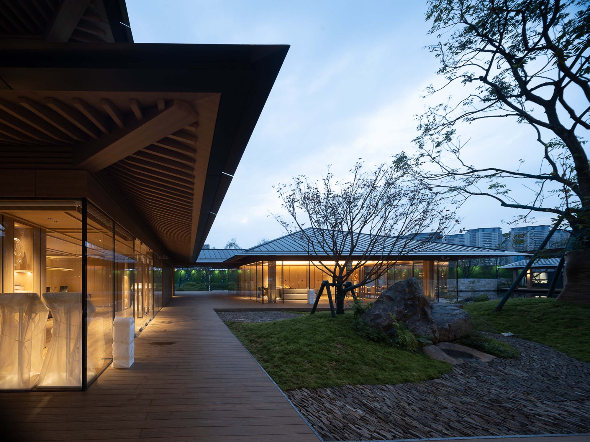 Gallery of Kunming Caohai Building Expansion Project of Wen Xing Lou ...