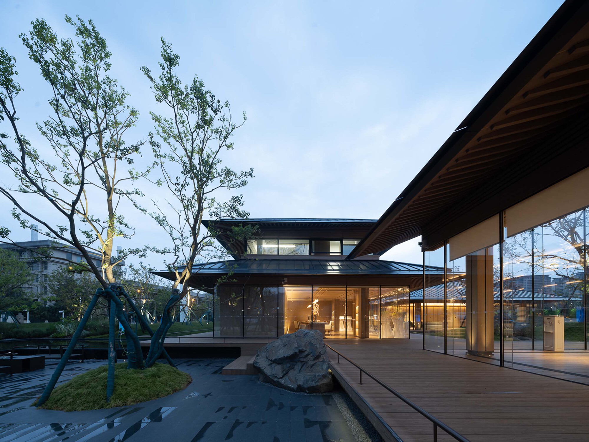 Gallery of Kunming Caohai Building Expansion Project of Wen Xing Lou ...