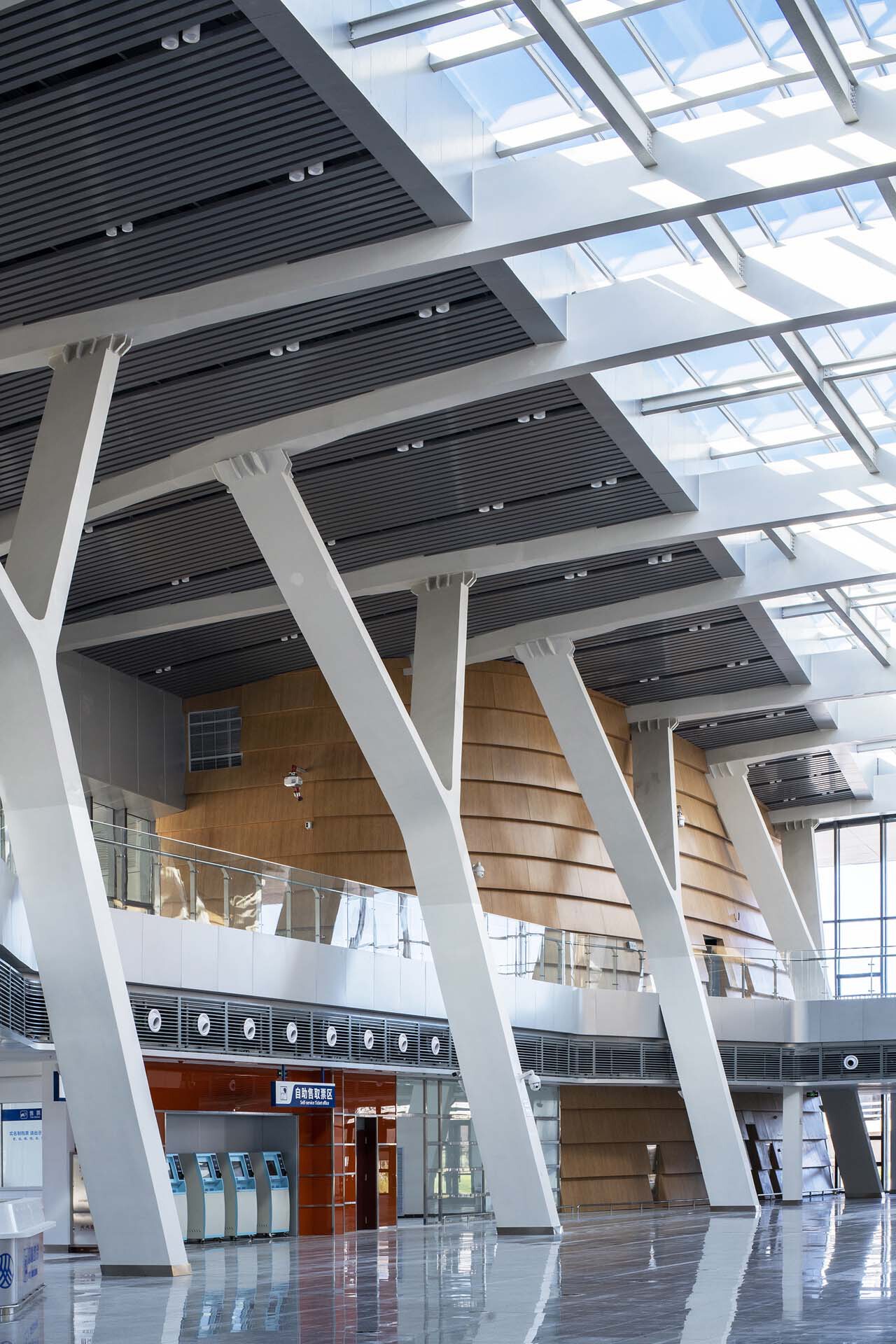 Gallery of Daqing West Integrated Highway Passenger Station / Had ...