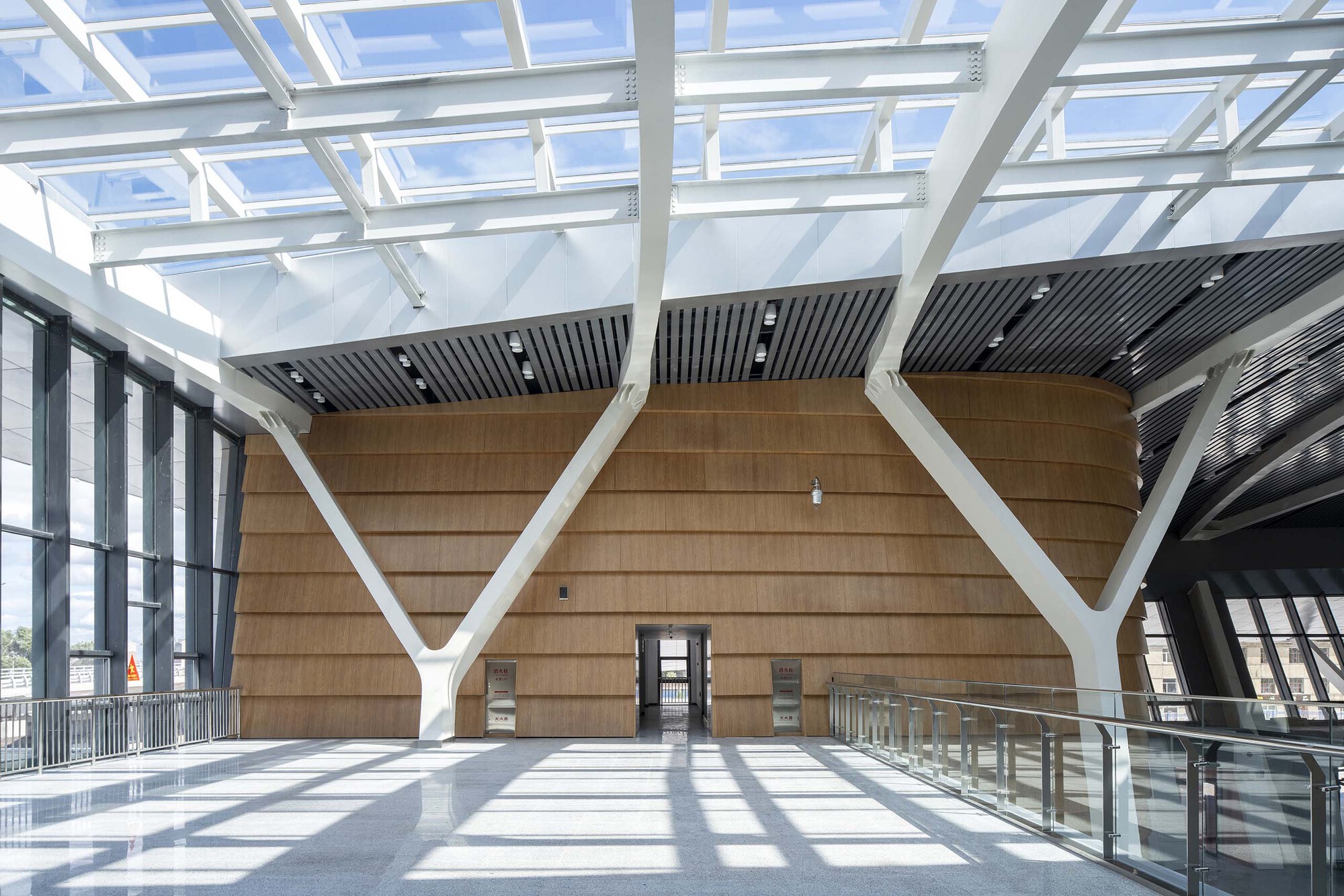 Gallery of Daqing West Integrated Highway Passenger Station / Had ...