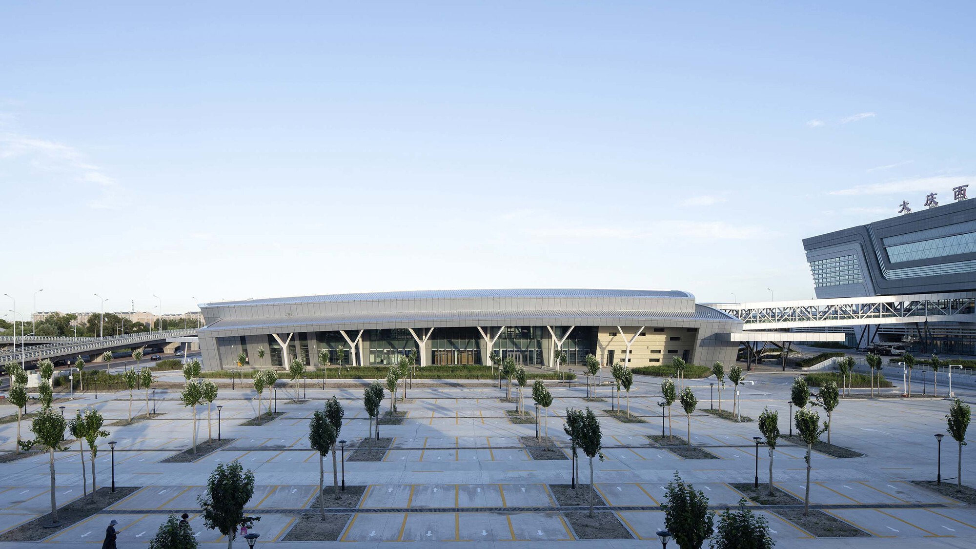 Gallery of Daqing West Integrated Highway Passenger Station / Had ...
