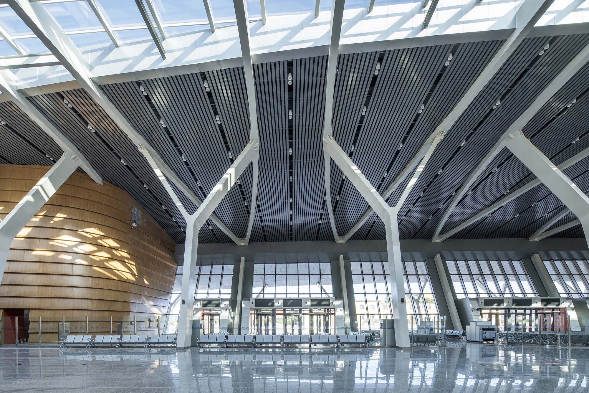 Gallery of Daqing West Integrated Highway Passenger Station / Had ...