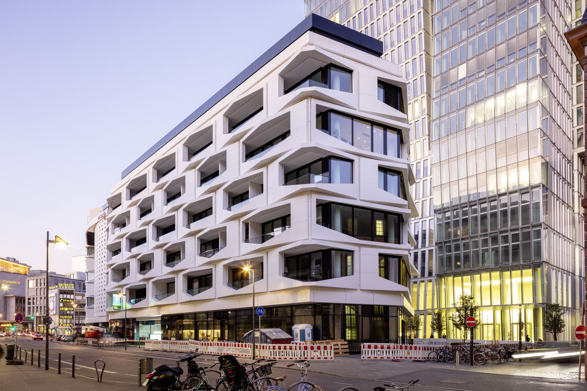 Gallery of Flare of Frankfurt Apartments / Hadi Teherani Architects - 21