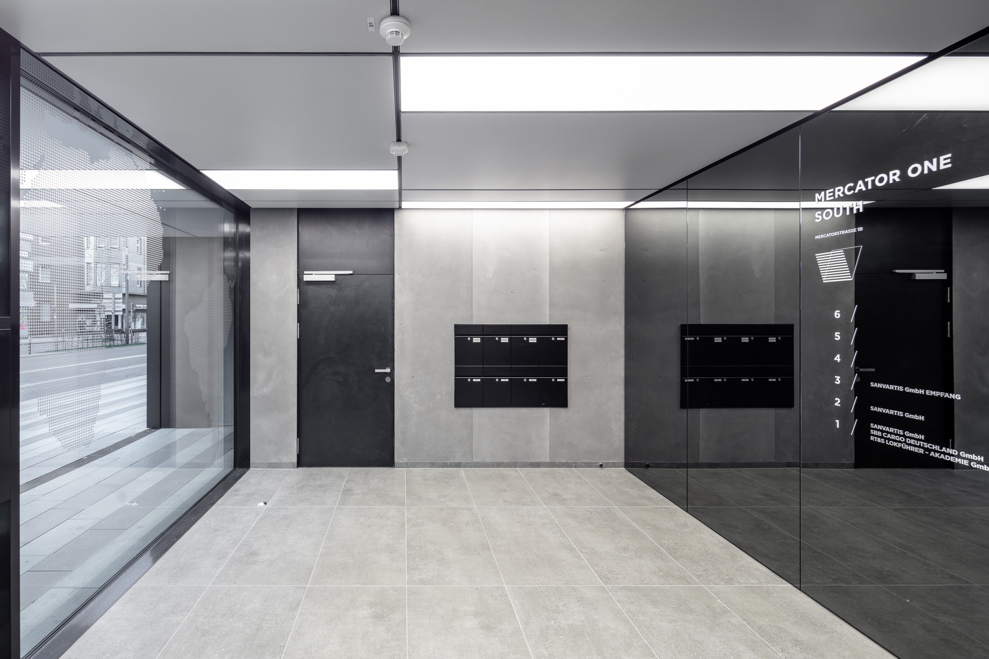 Gallery of Mercator One Office Building / Hadi Teherani Architects - 17