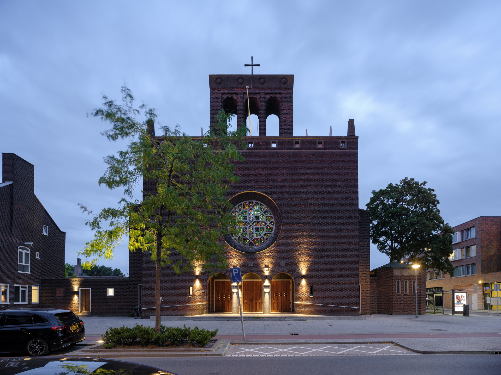 Gallery of Church to Apartments Transformation / HOYT Architecten - 16