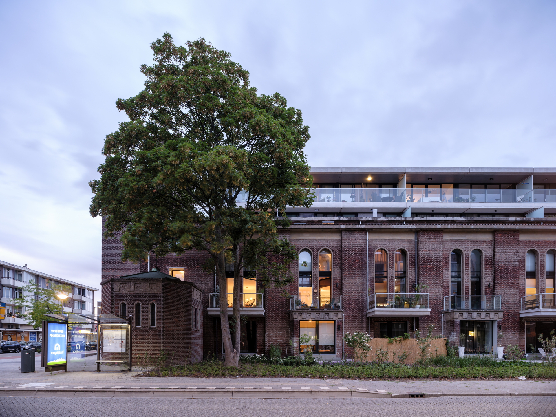 Gallery of Church to Apartments Transformation / HOYT Architecten - 9