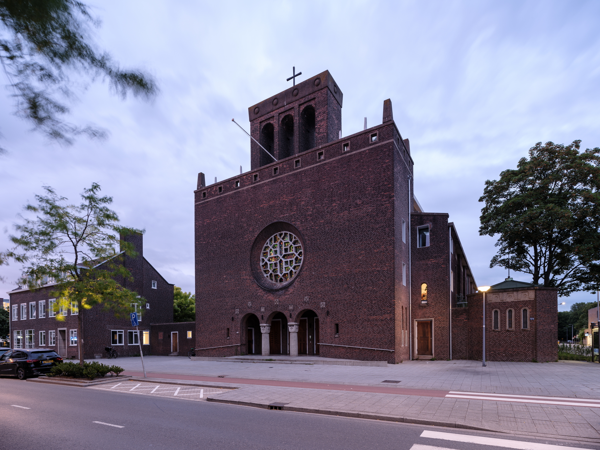 Gallery of Church to Apartments Transformation / HOYT Architecten - 12